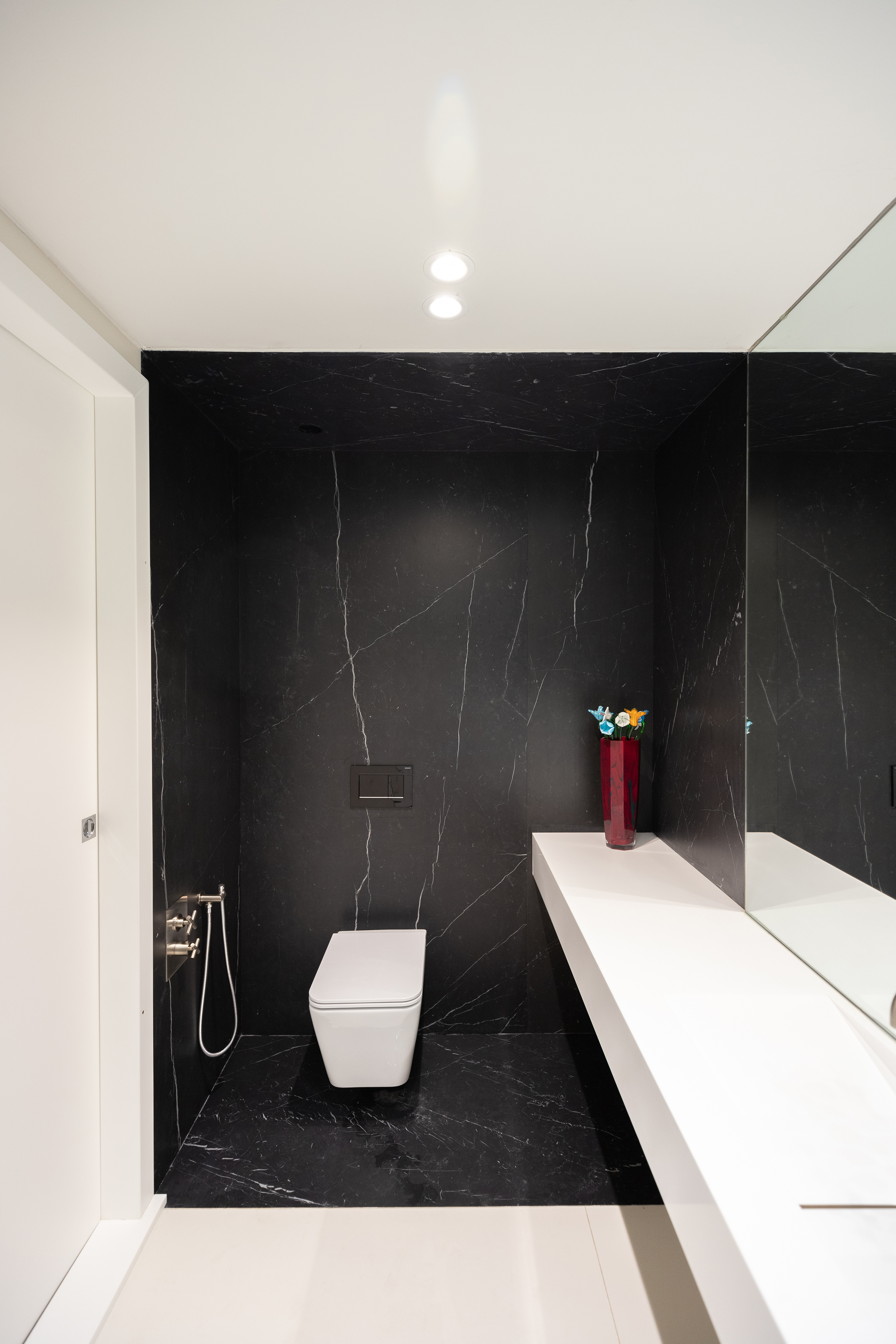 SHOWAN Apartment Renovation by PRAGMATICA ARCHITECTURAL DESIGN STUDIO ...