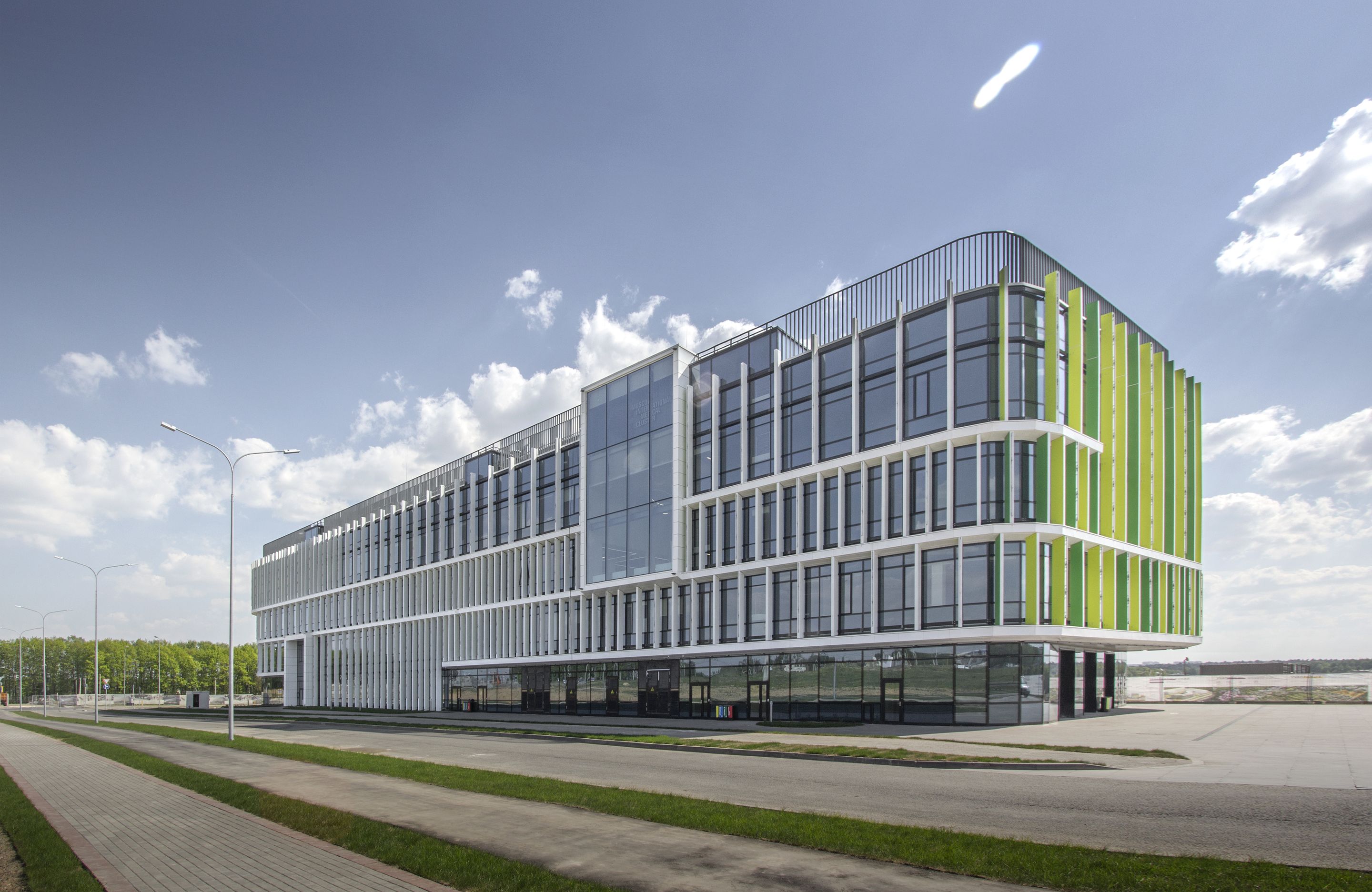 INTERNATIONAL MEDICAL CLUSTER IN SKOLKOVO, 1ST BUILDING by Asadov ...