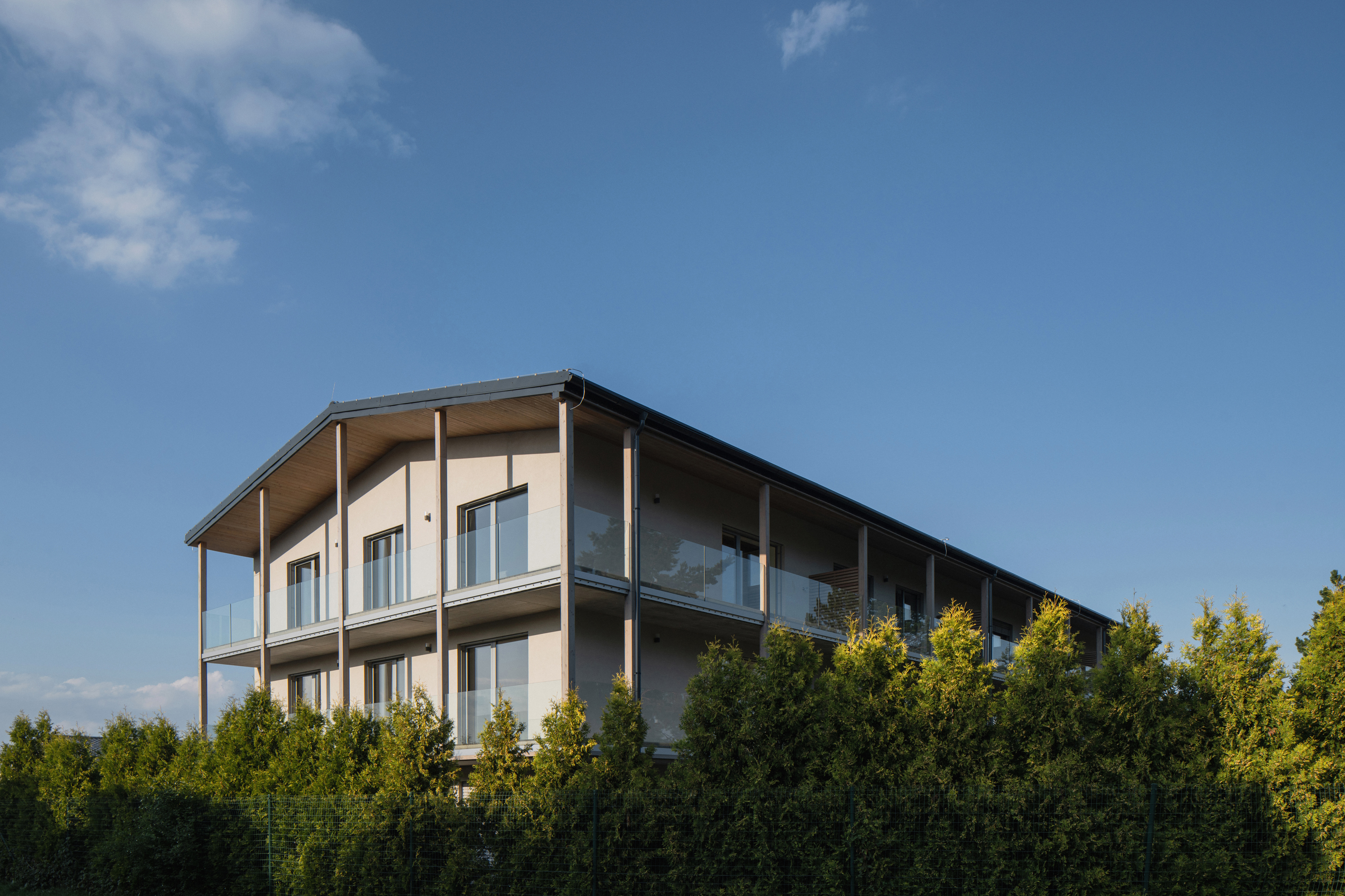 Apartment Building at the Foot of the Hill by Karnet architekti ...