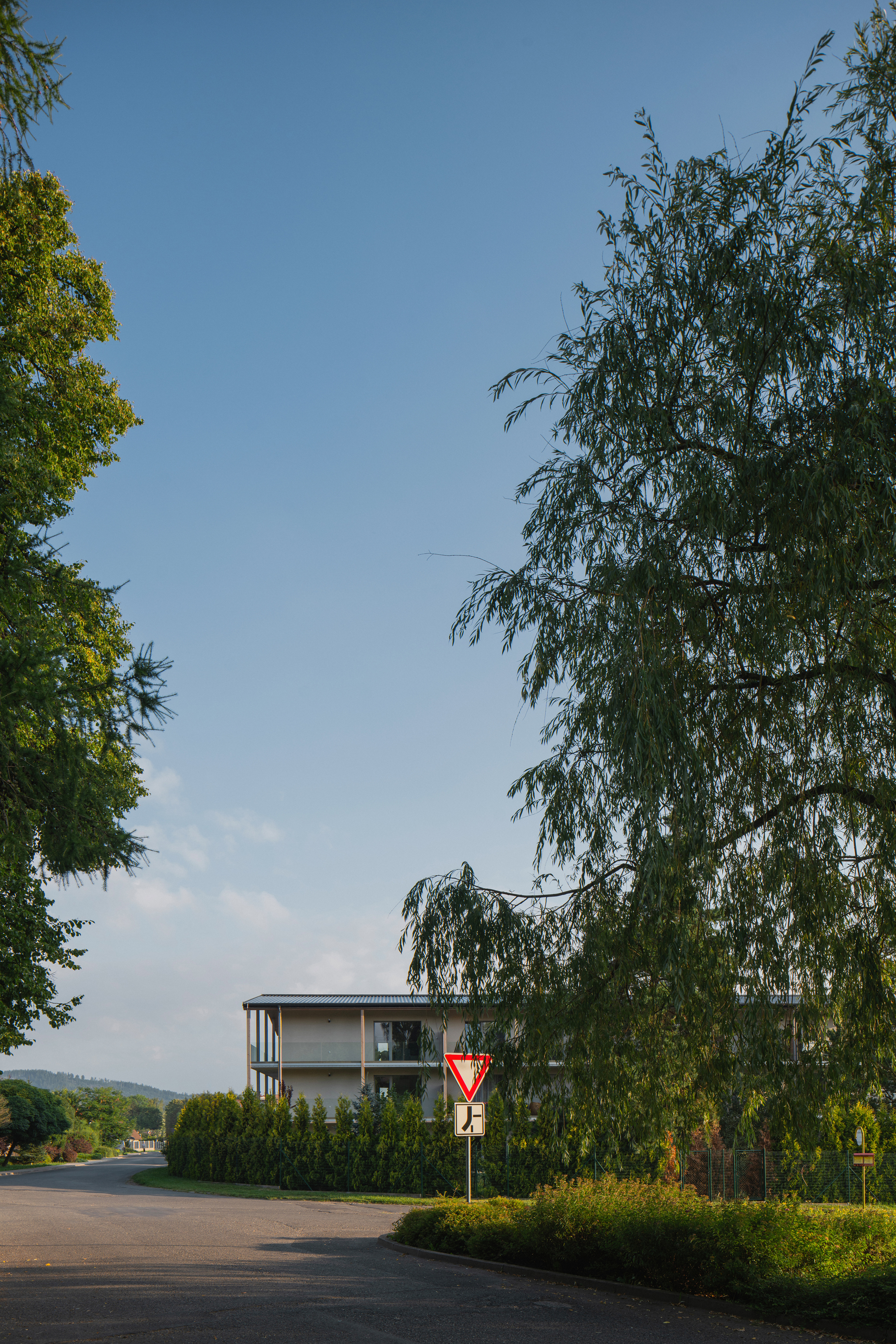 Apartment Building at the Foot of the Hill by Karnet architekti ...