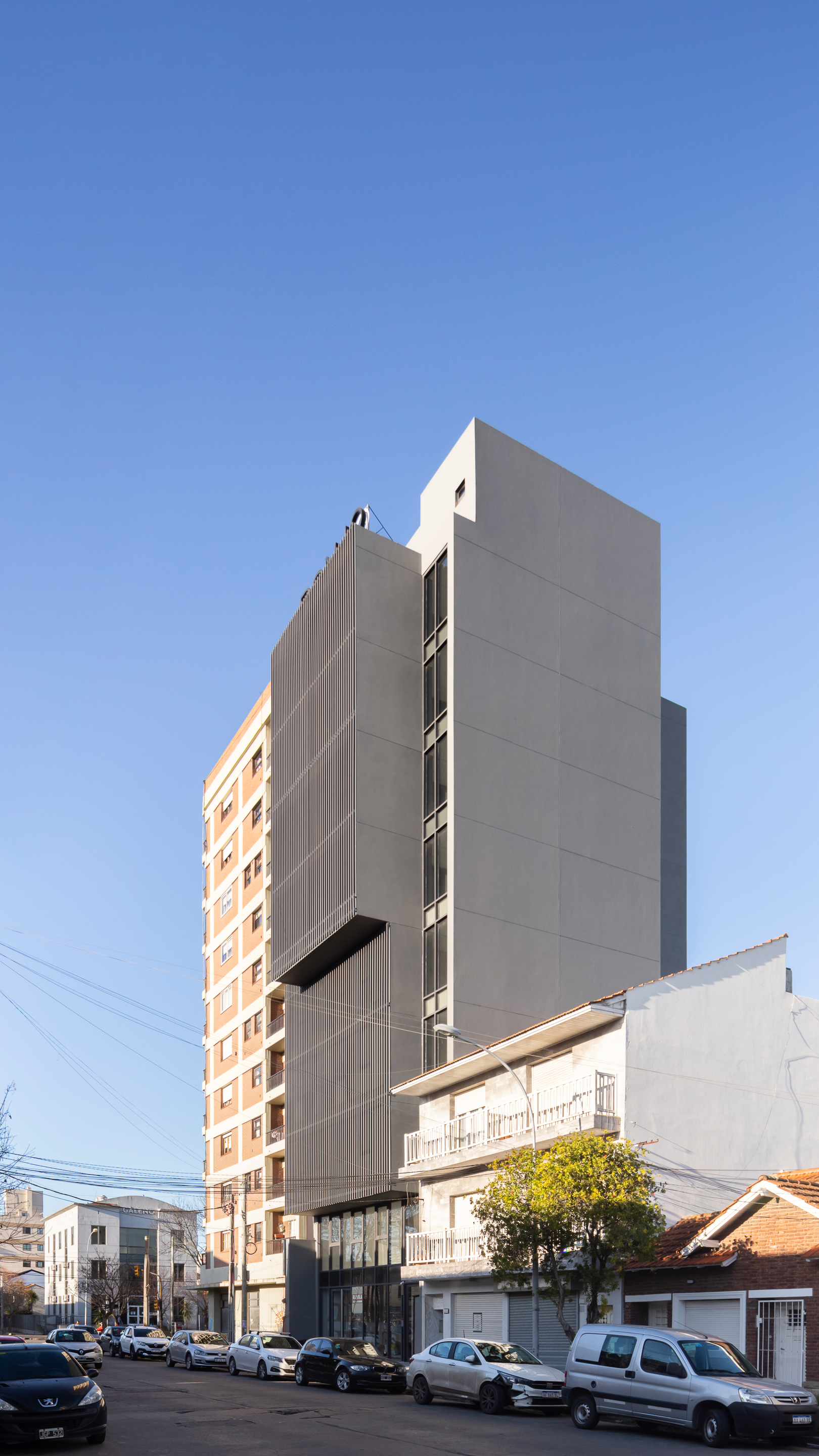 B_6 Office Building by Moirë Architects - Architizer