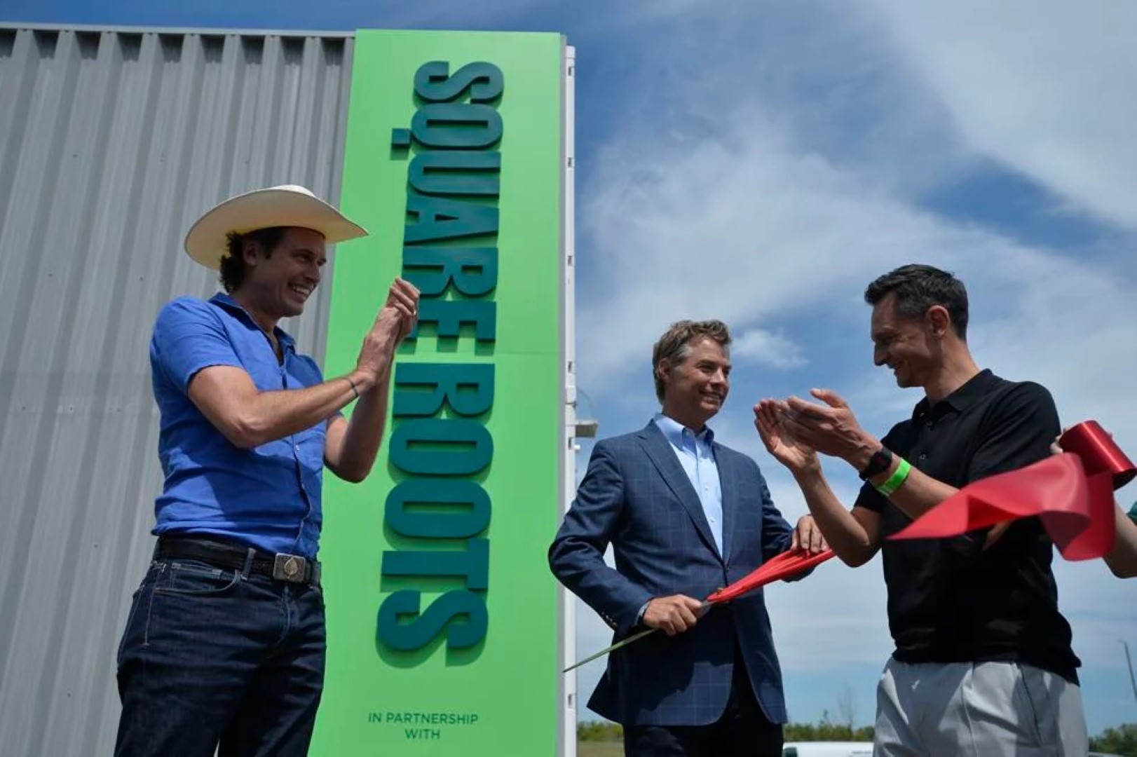 Square Roots v3 by Via Chicago Architects + Diseñadores - Architizer