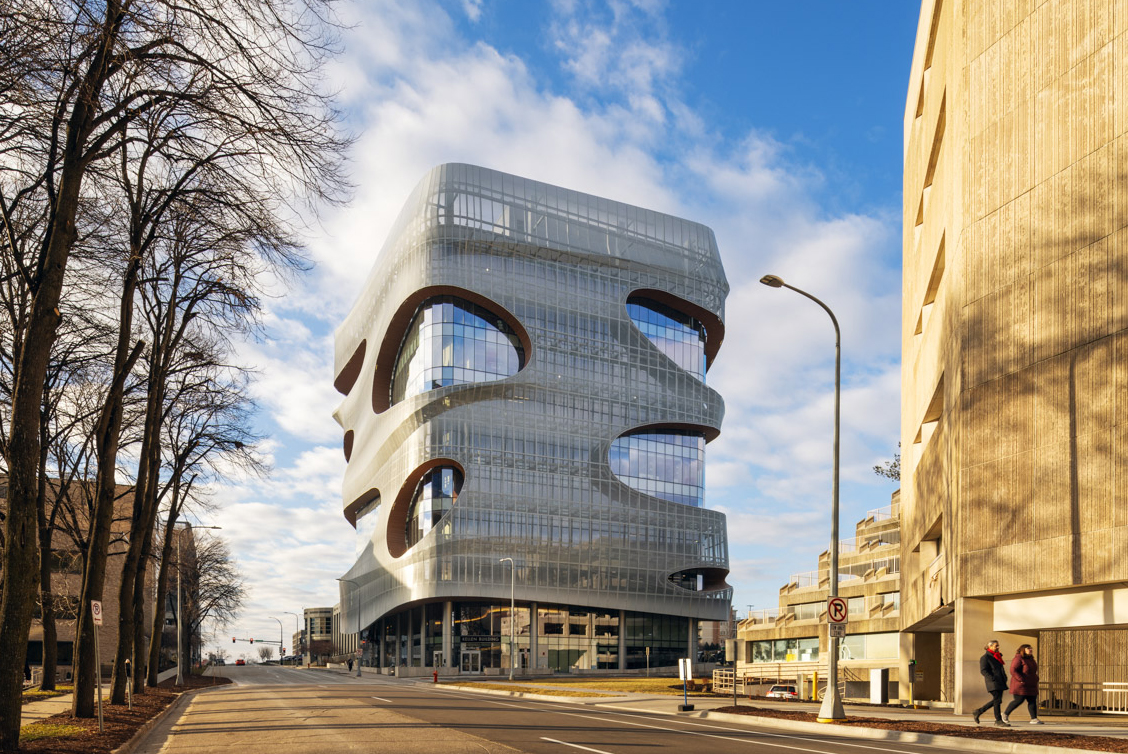 Mayo Clinic Anna-Maria and Stephen Kellen Building by HDR - Architizer