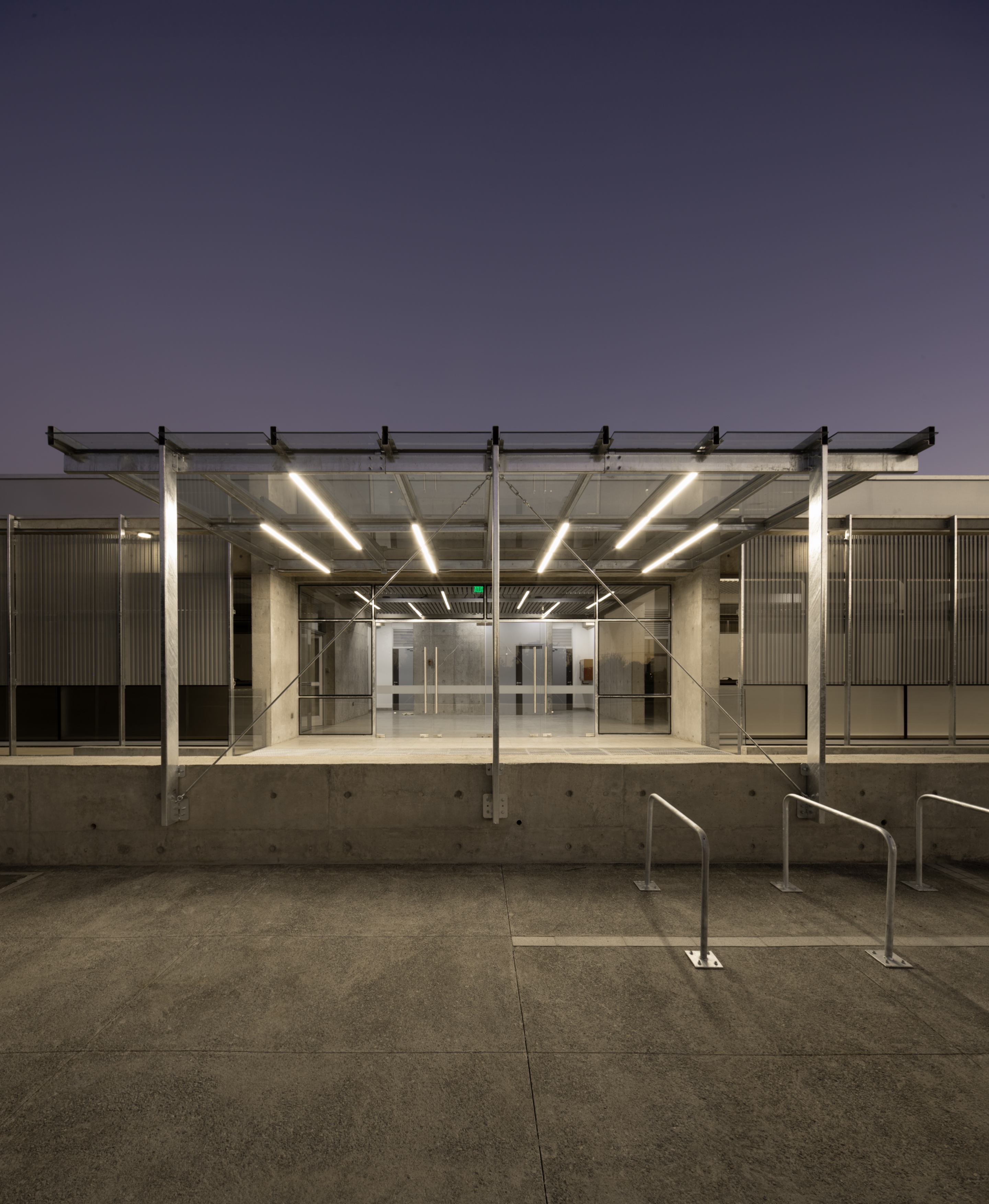 APS BUILDING by CRISTIAN BERRIOS ARCHITECTS - Architizer