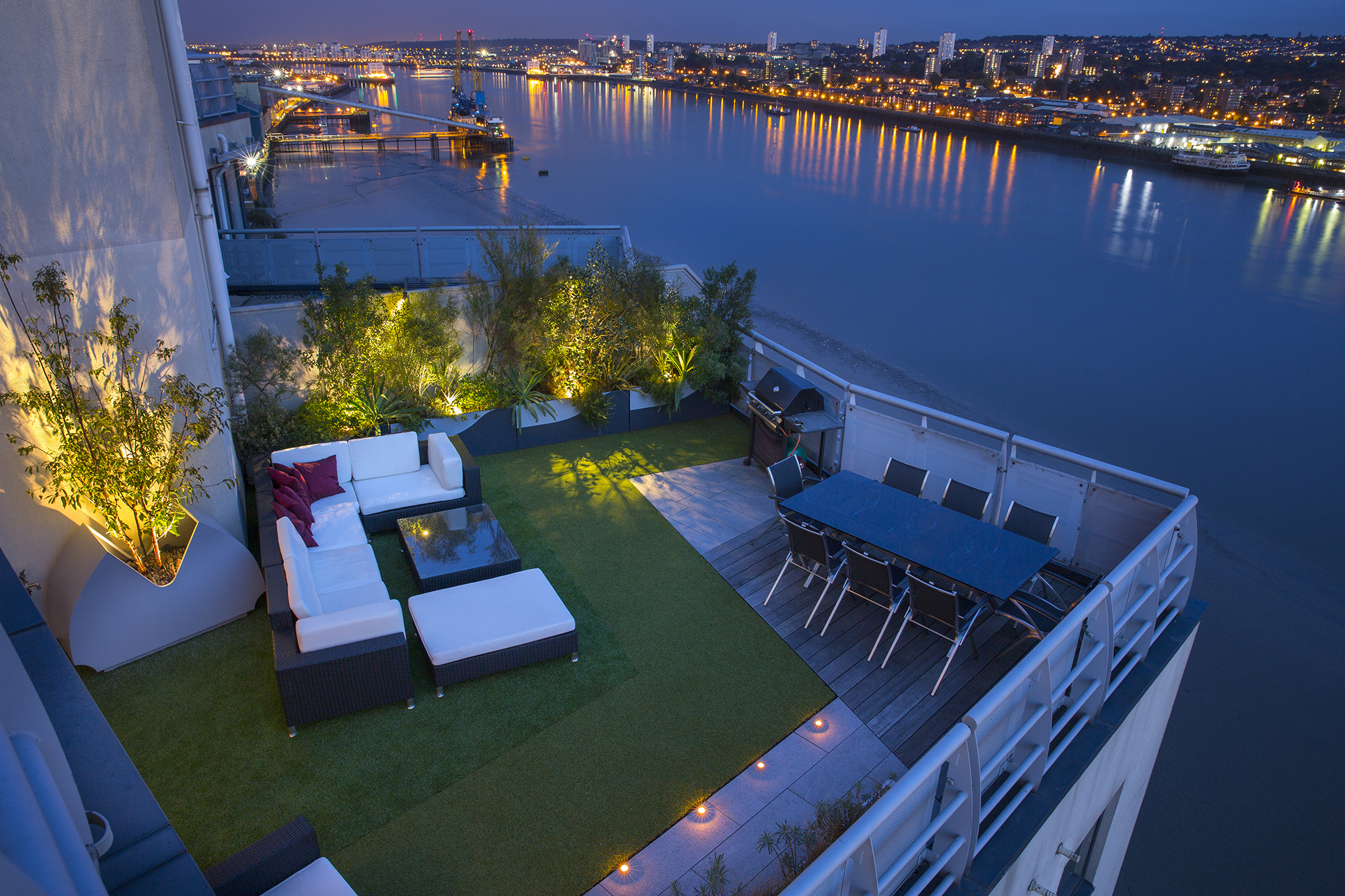 Thames Barrier Roof Garden: Thames Terrace by Mylandscapes Roof Garden ...