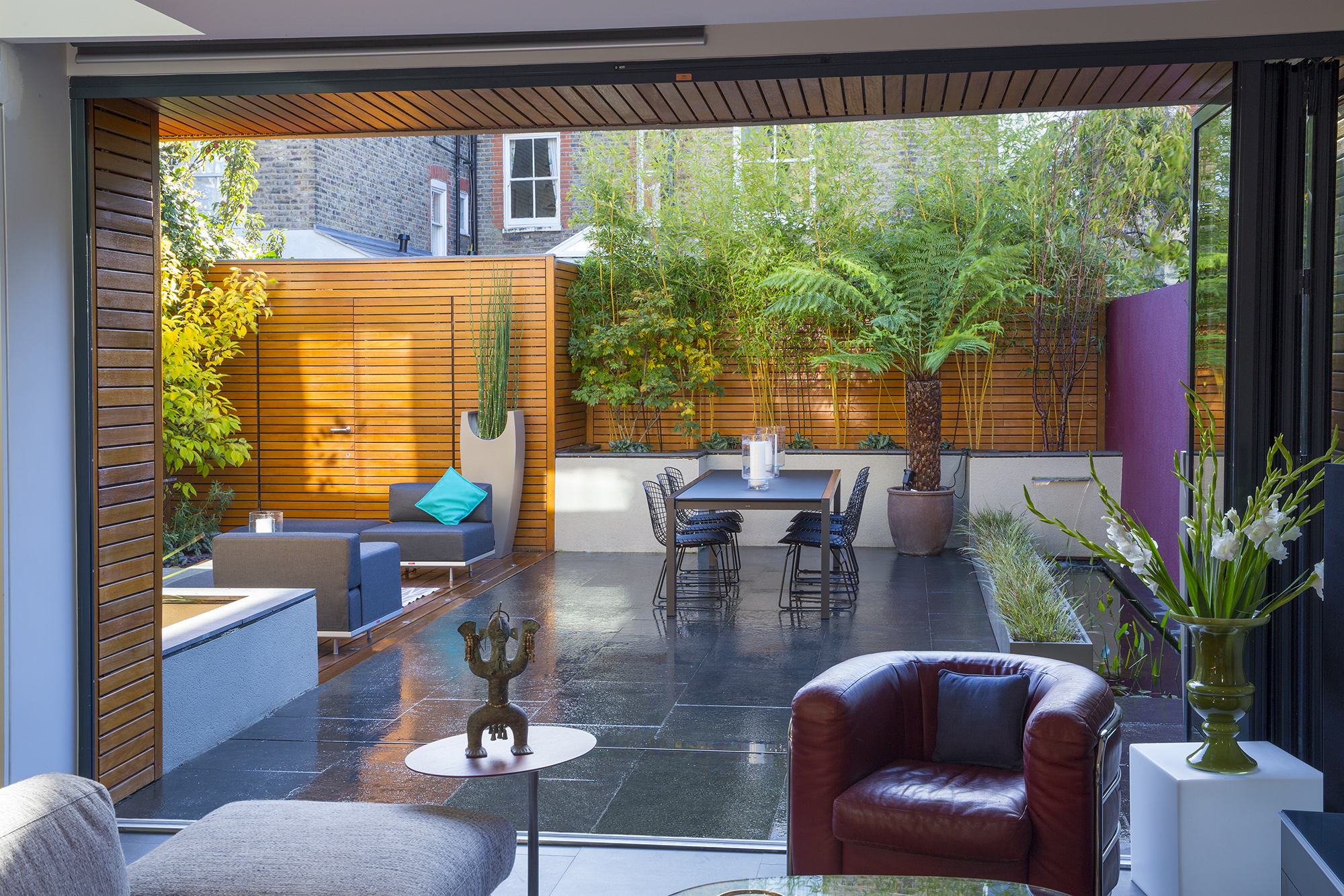 Clapham Modern Art Courtyard: Alfresco Living Superbness by ...