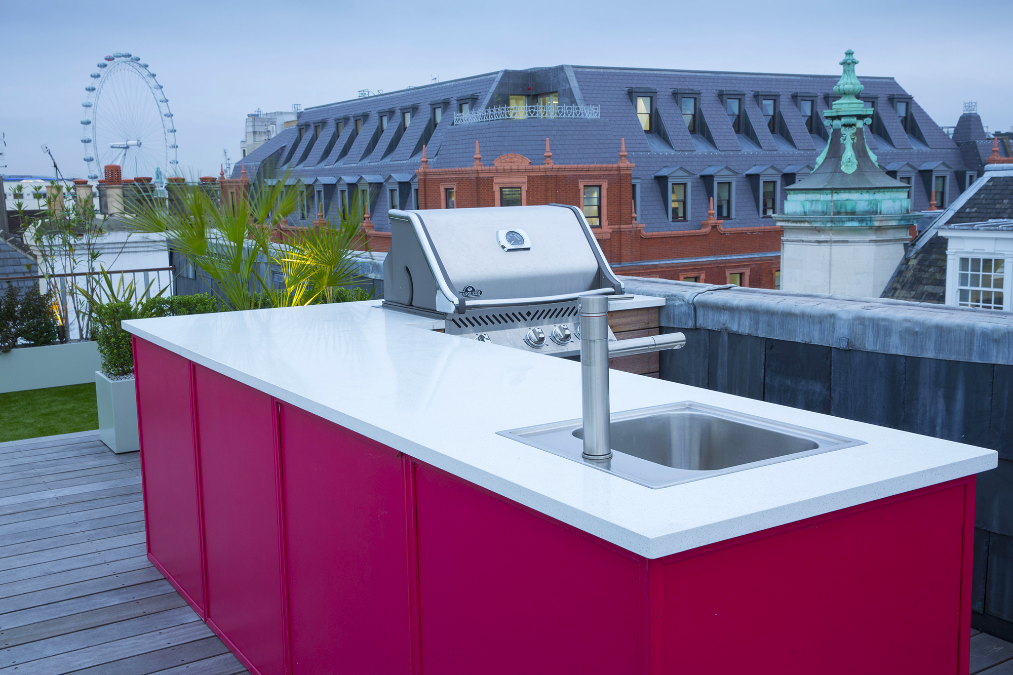 Strand Roof Garden: Landmarks, Outdoor Kitchen & Mediterranean Verdure ...