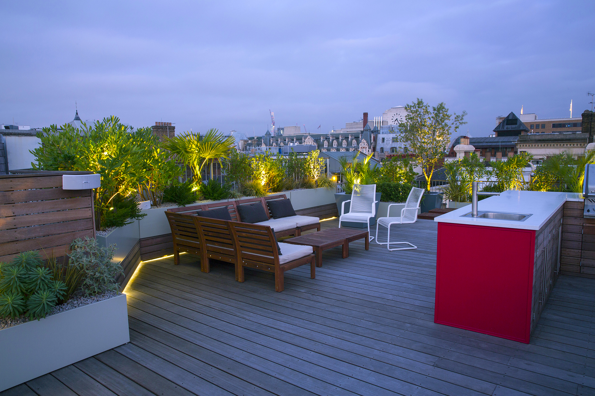 Strand Roof Garden: Landmarks, Outdoor Kitchen & Mediterranean Verdure ...