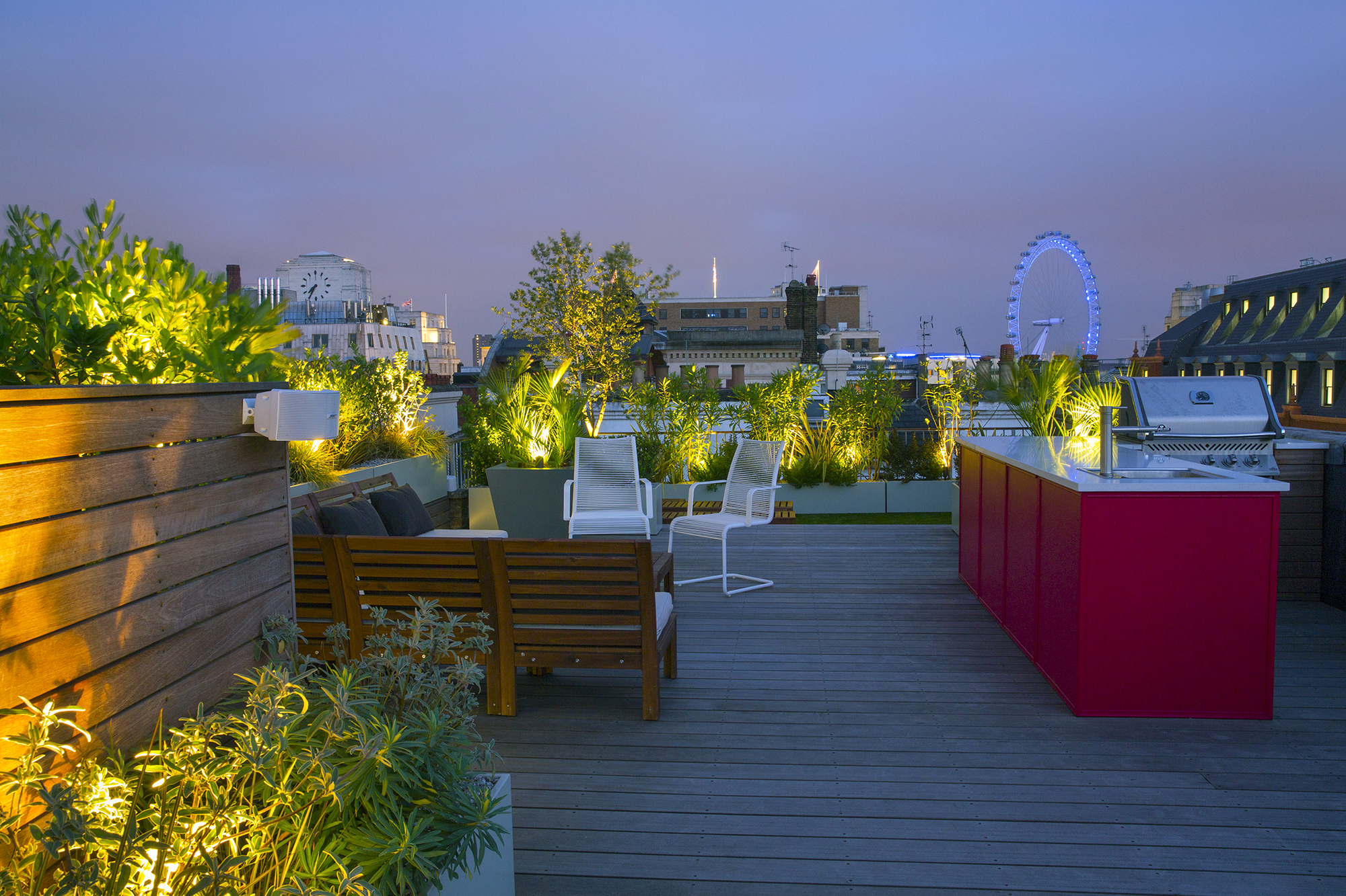 Strand Roof Garden: Landmarks, Outdoor Kitchen & Mediterranean Verdure ...