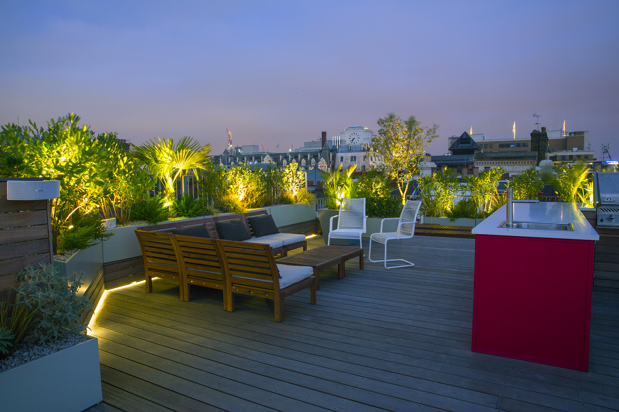 Strand Roof Garden: Landmarks, Outdoor Kitchen & Mediterranean Verdure ...