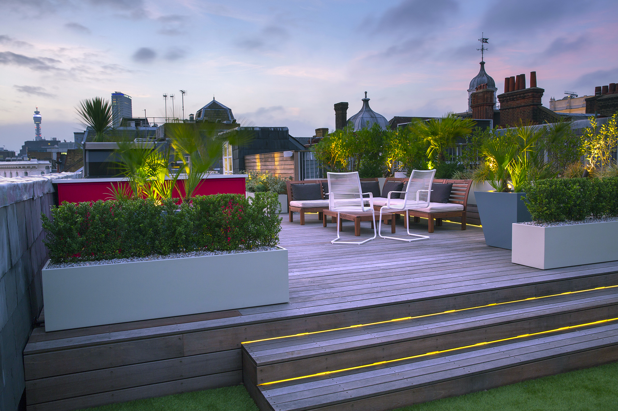 Strand Roof Garden: Landmarks, Outdoor Kitchen & Mediterranean Verdure ...