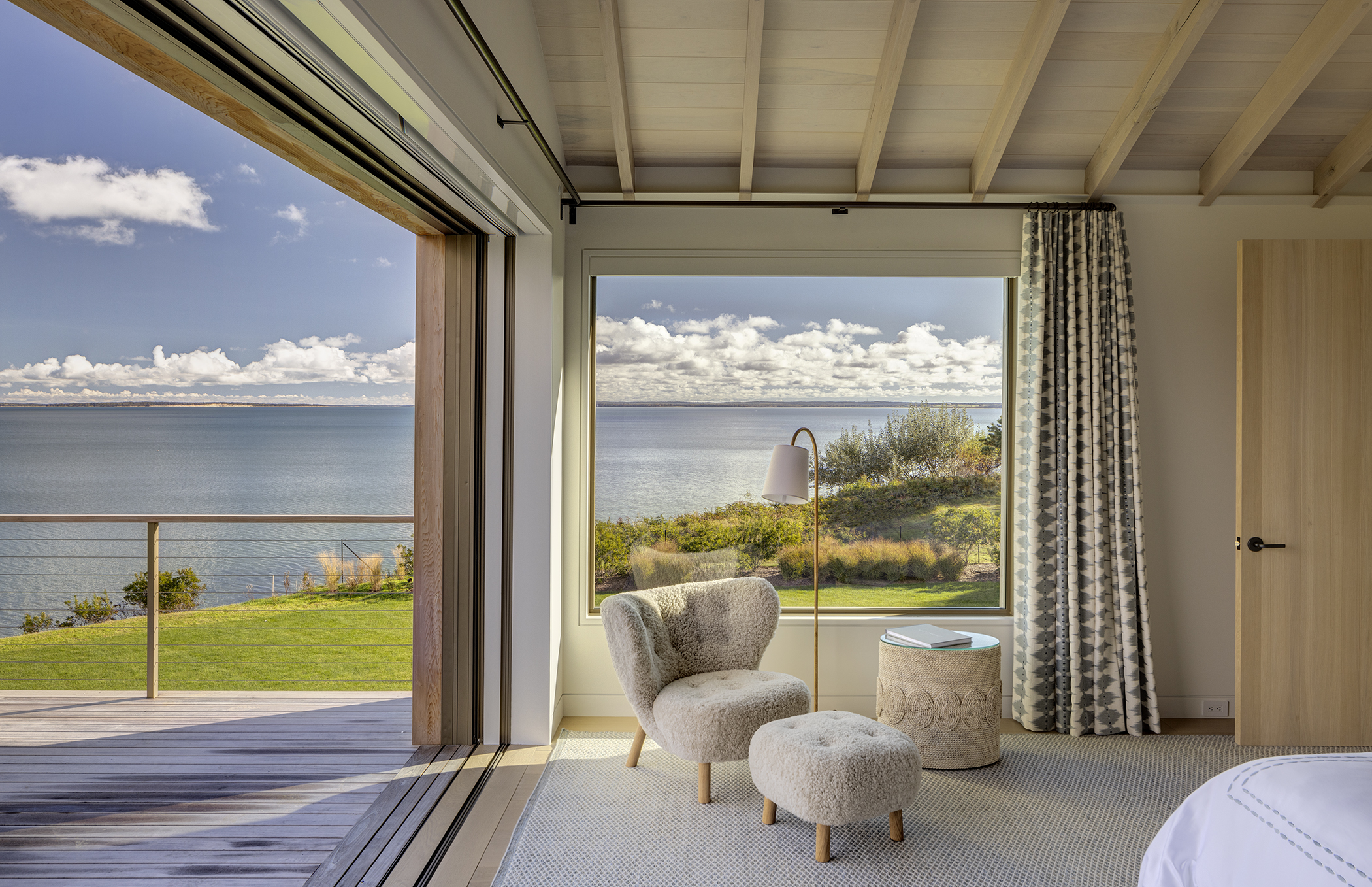 High Bluff House by Mapos - Architizer
