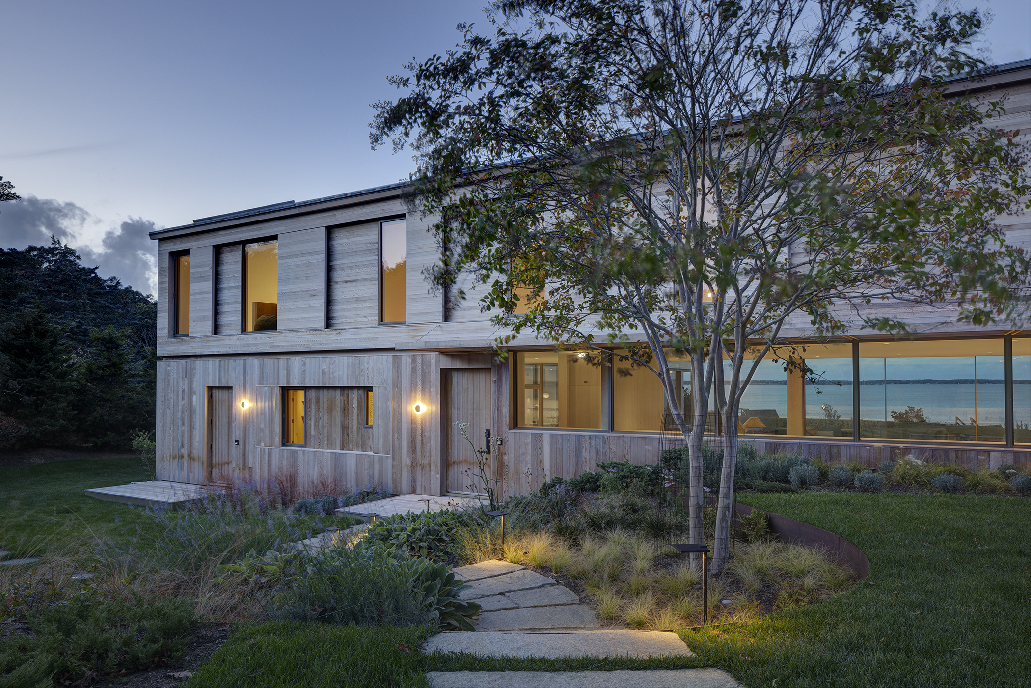 High Bluff House by Mapos - Architizer