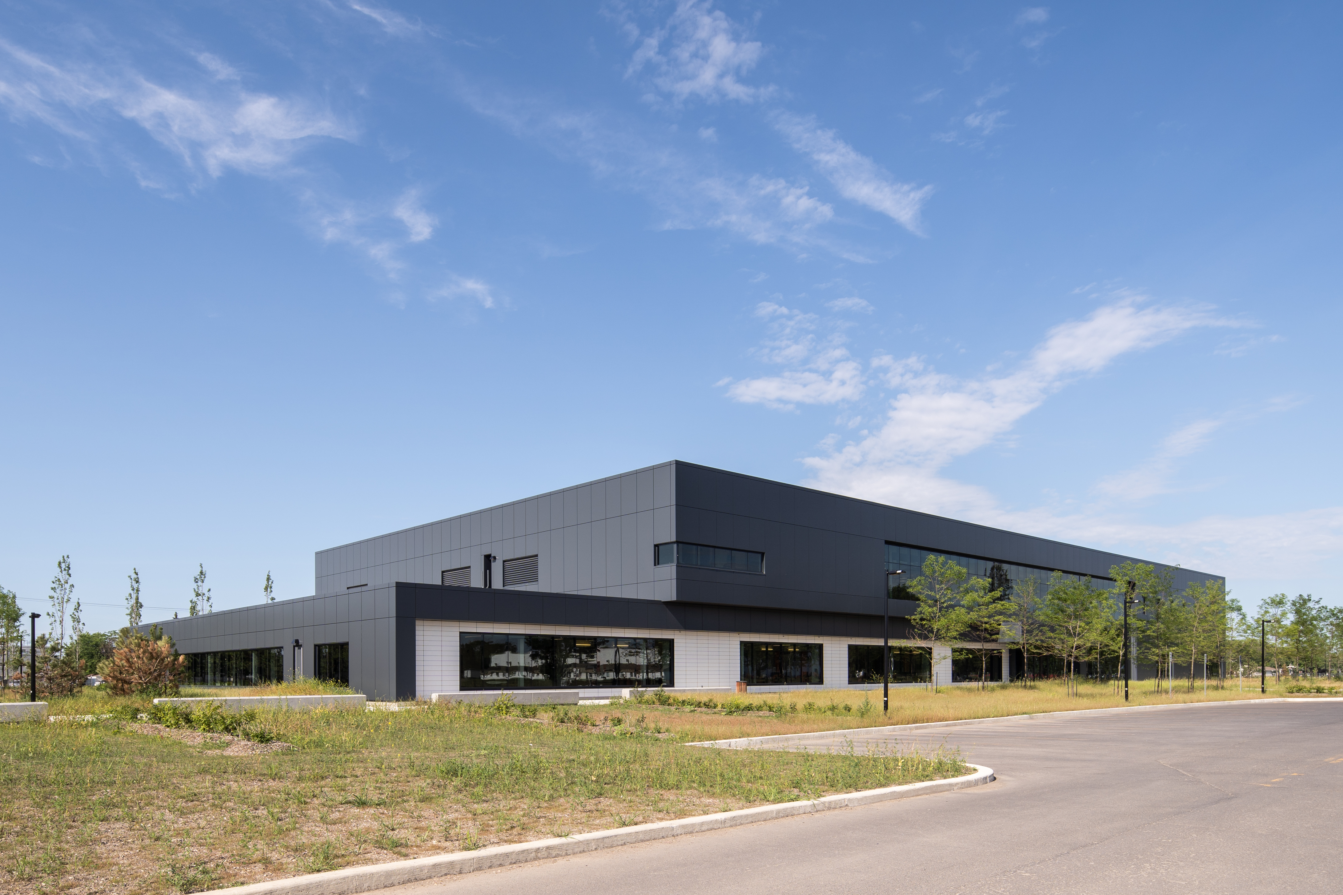 Centre de santé et unité dentaire, Garnison Saint-Jean by Atelier Archi ...