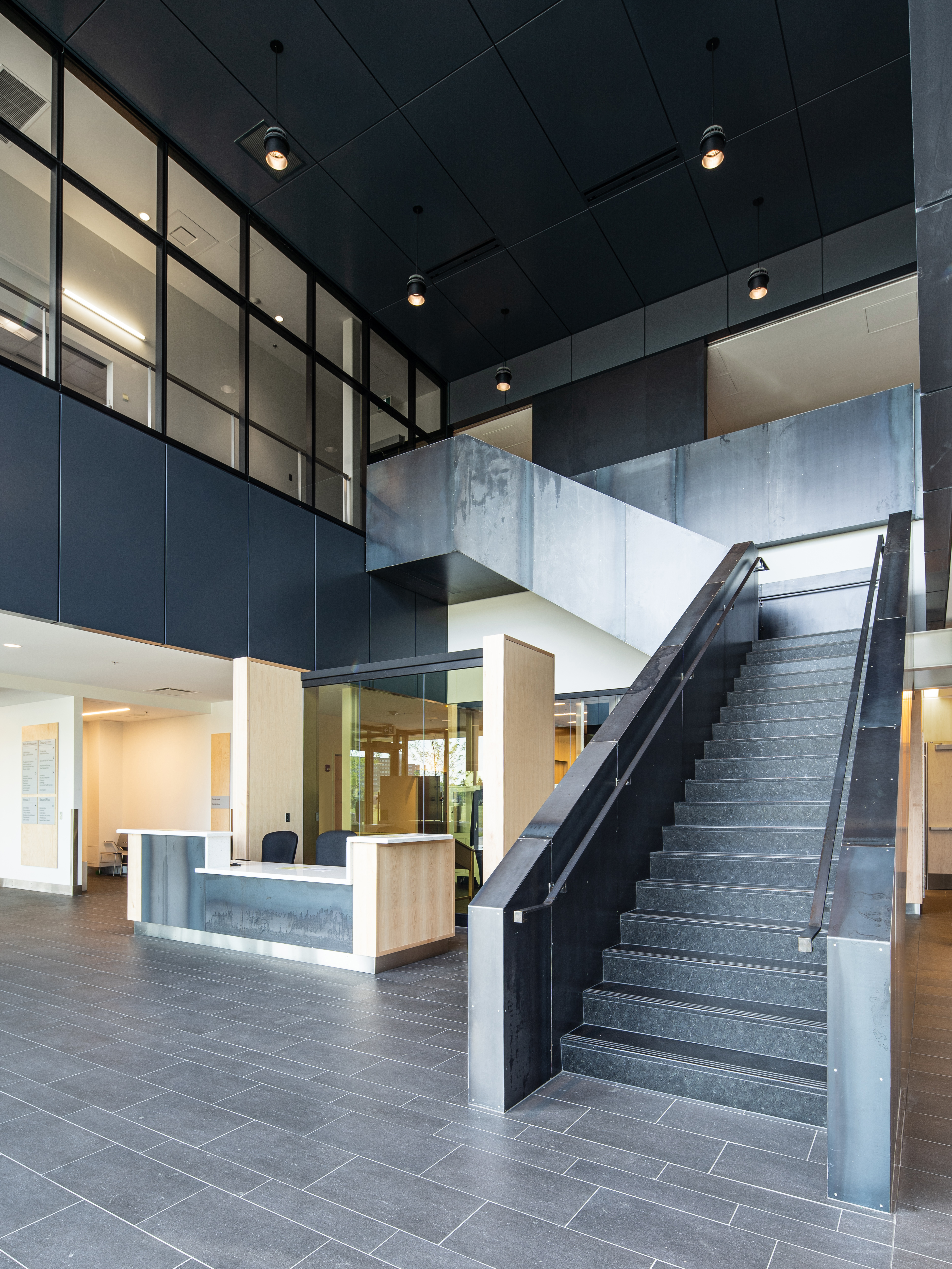 Centre de santé et unité dentaire, Garnison Saint-Jean by Atelier Archi ...