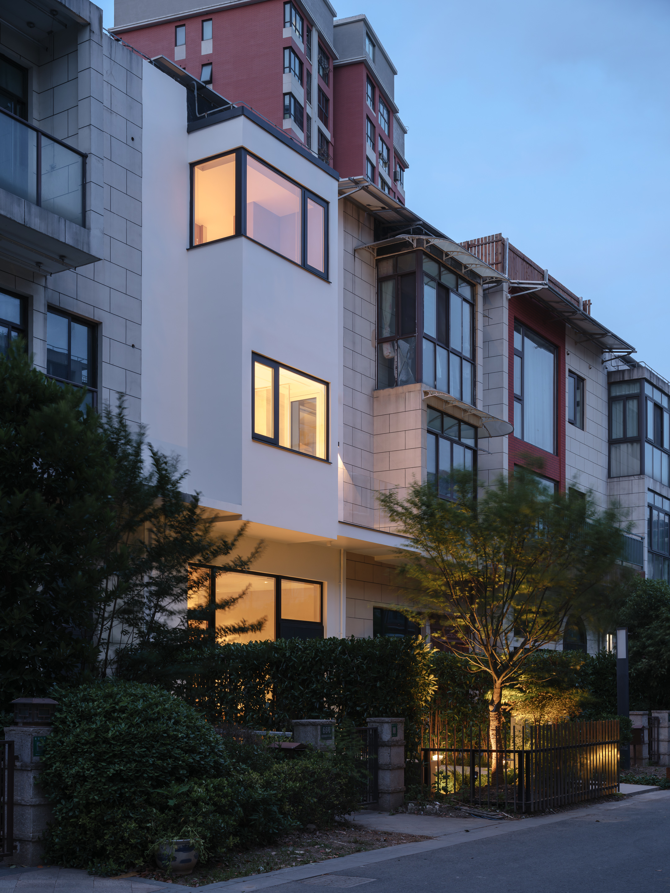 Pi House by Tsutsumi And Associates - Architizer