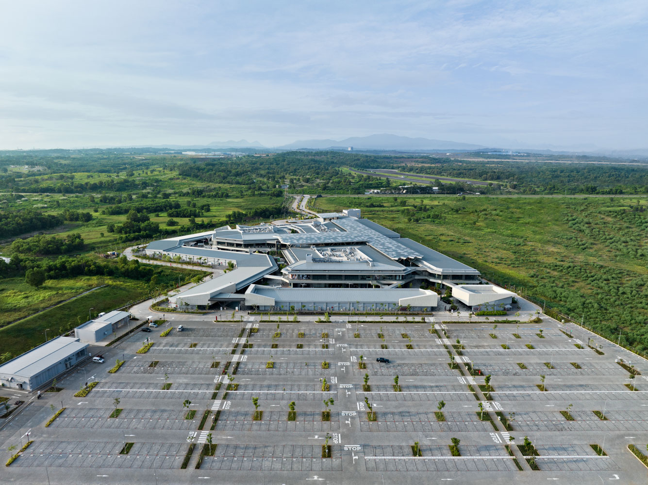 The Grand Outlet Karawang East Jakarta by Mitsubishi Jisho Design Asia ...