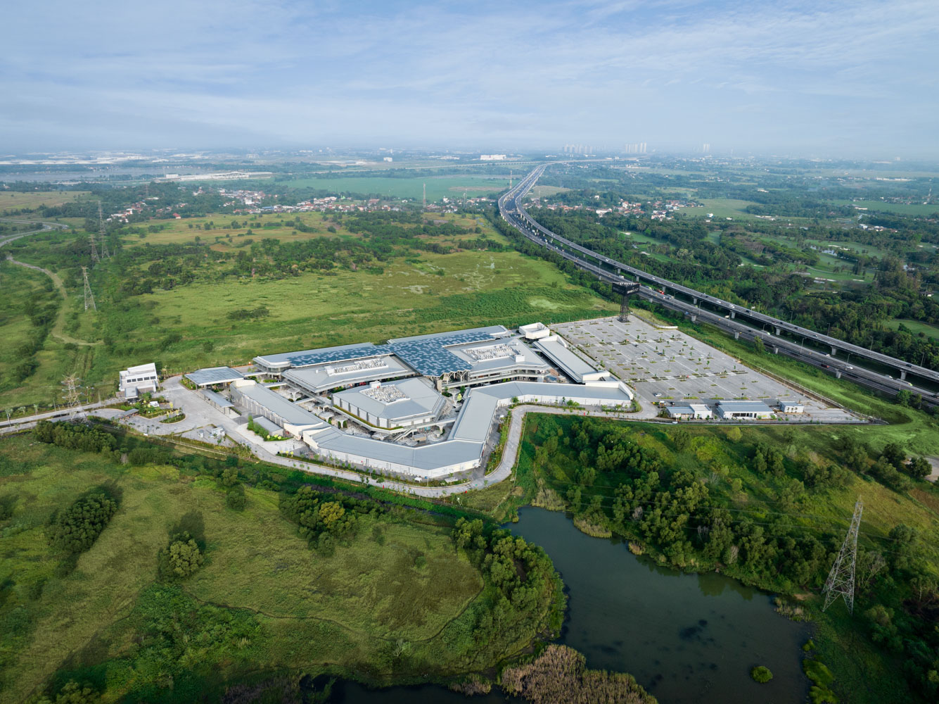 The Grand Outlet Karawang East Jakarta by Mitsubishi Jisho Design Asia ...