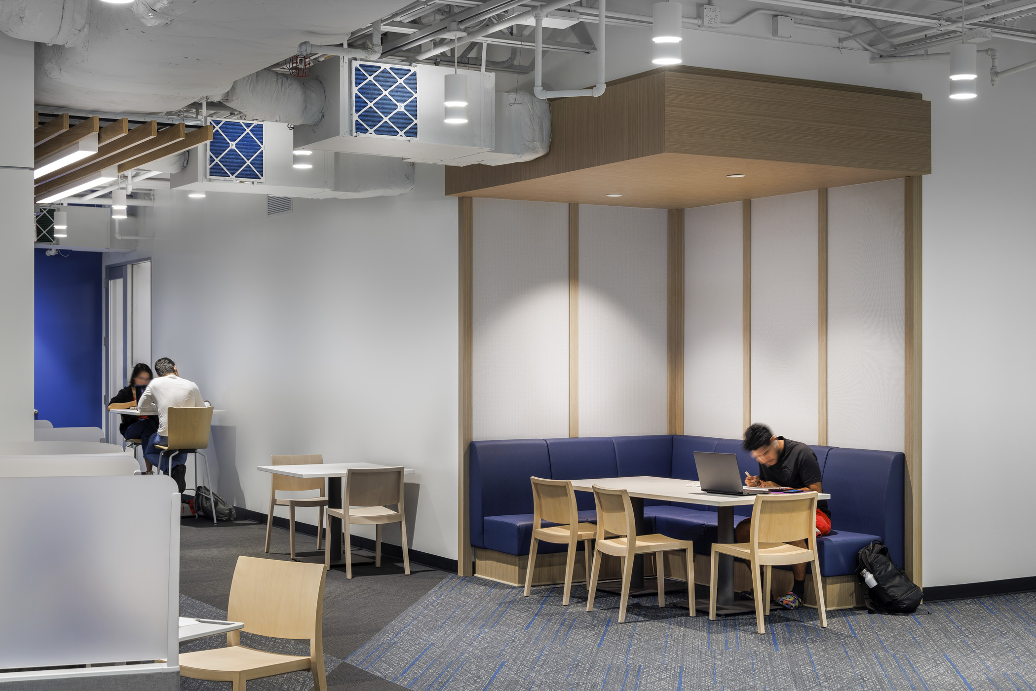 Lone Star College Campus Learning Commons Building Classroom + Lobby ...
