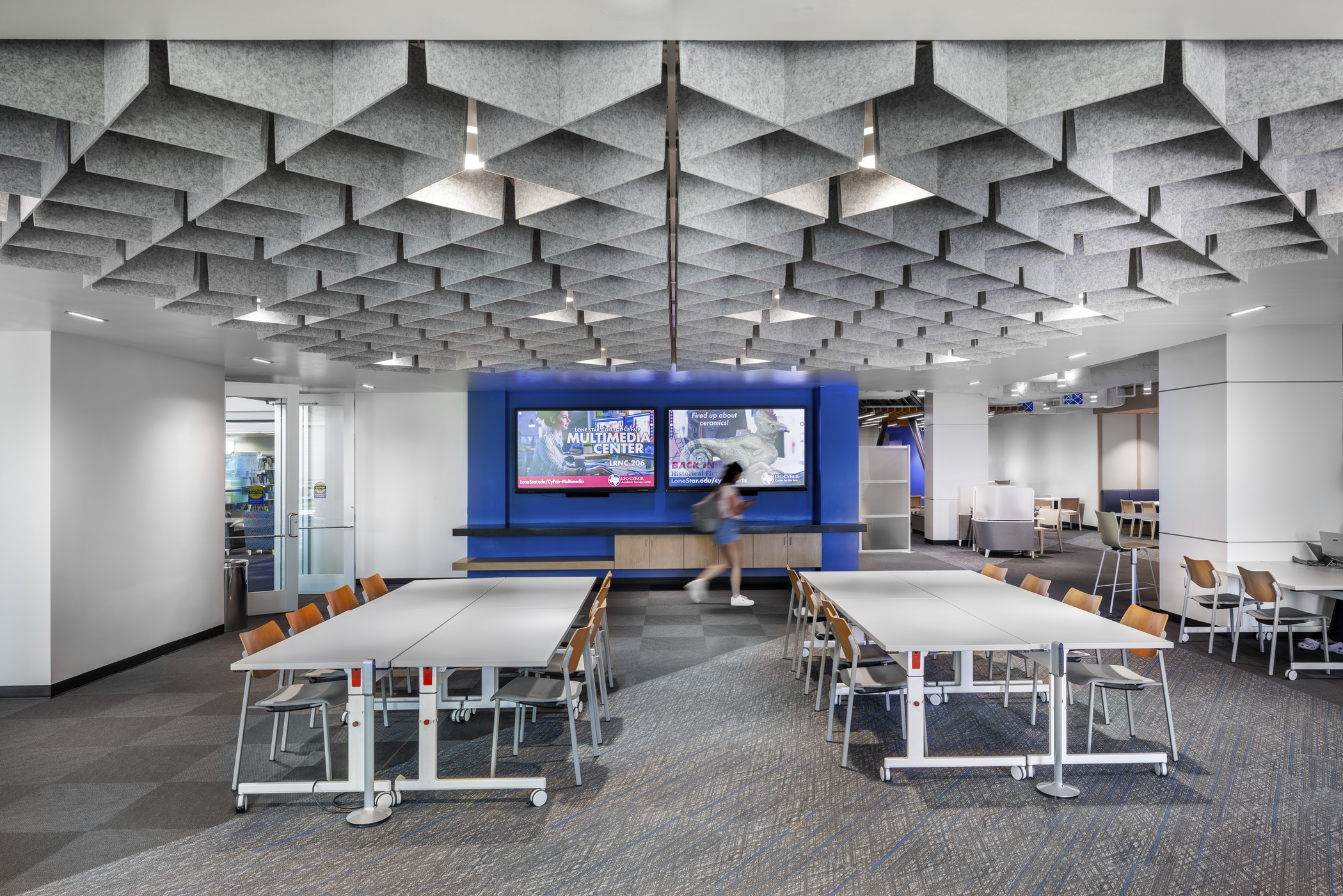 Lone Star College Campus Learning Commons Building Classroom + Lobby ...