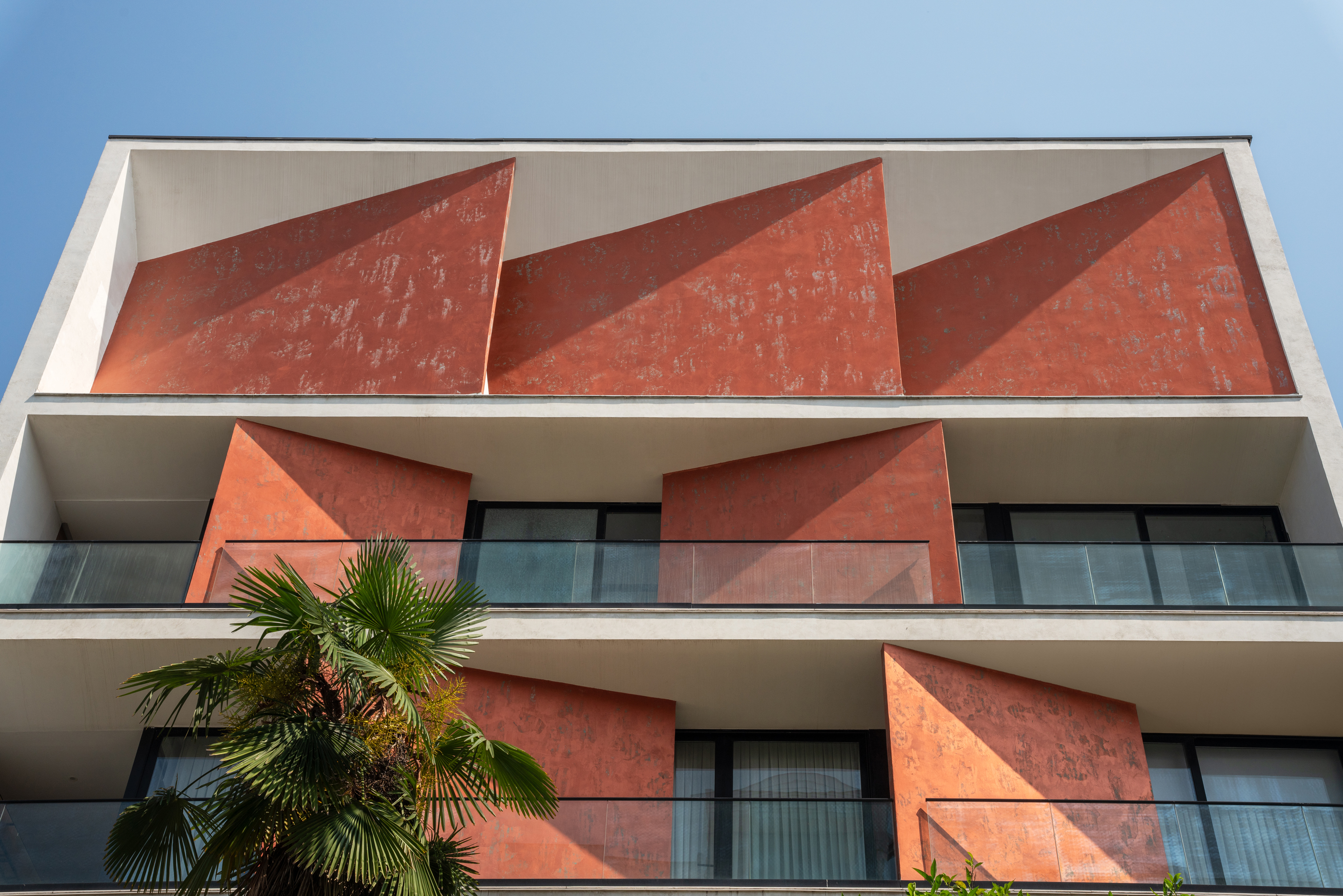 146 Residential Building by PRAGMATICA ARCHITECTURAL DESIGN STUDIO ...