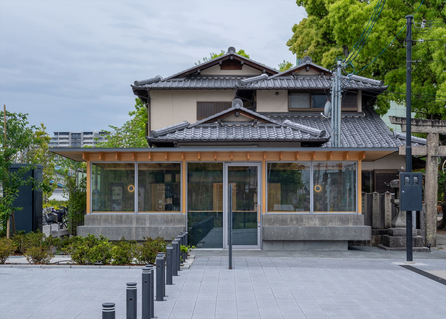 Cafe N+ An Ambiguous Boundary Connecting History by Horibe Associates ...