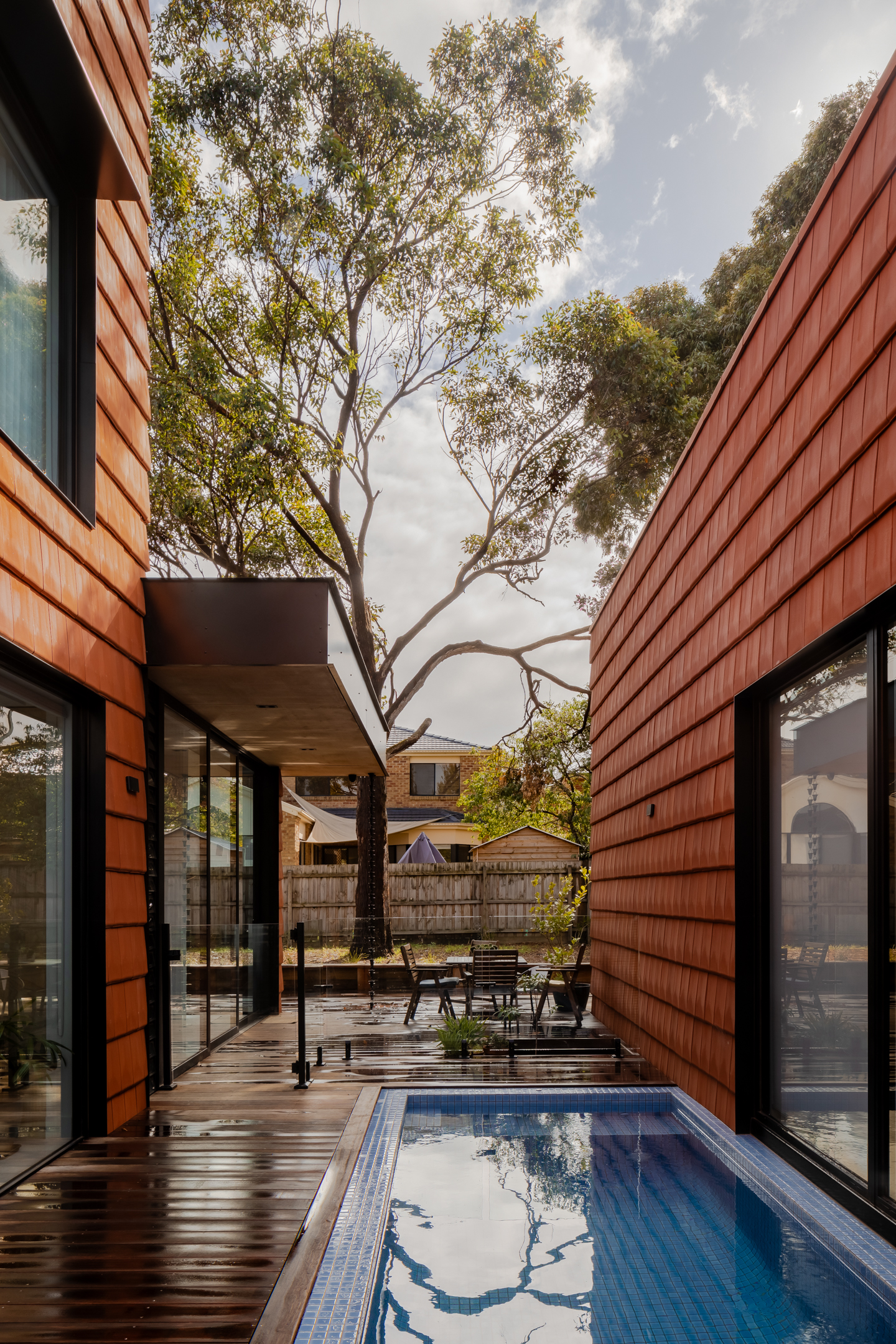MAHOGANY HOUSE by R ARCHITECTURE - Architizer