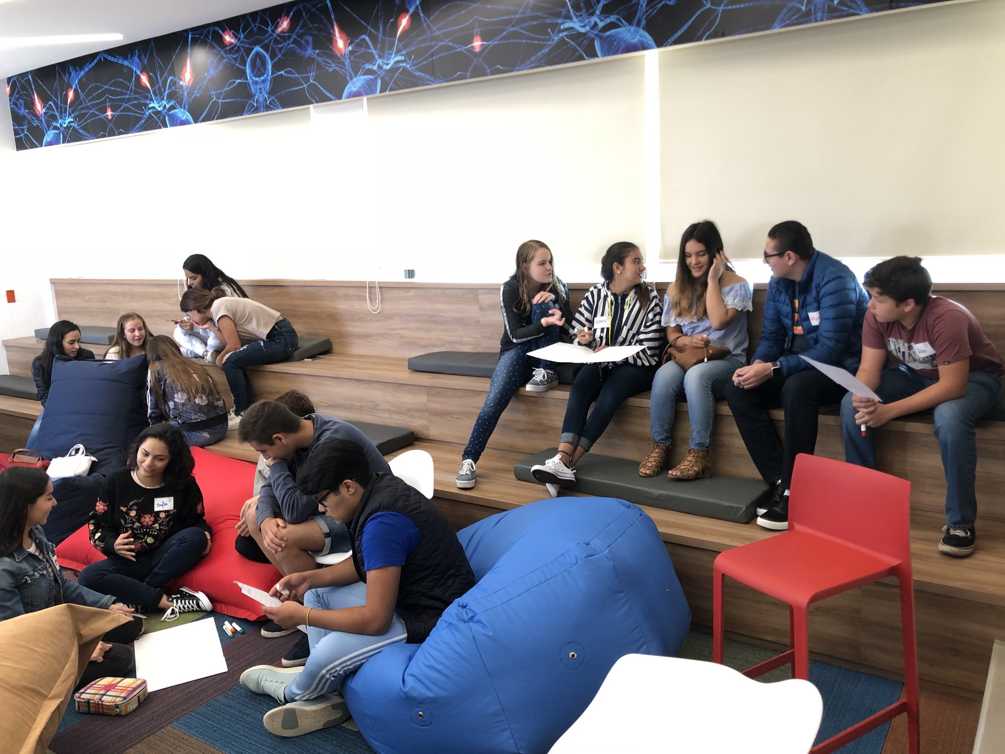 Flexible classroom co-working spaces for students by Ar3 Arquitectos ...