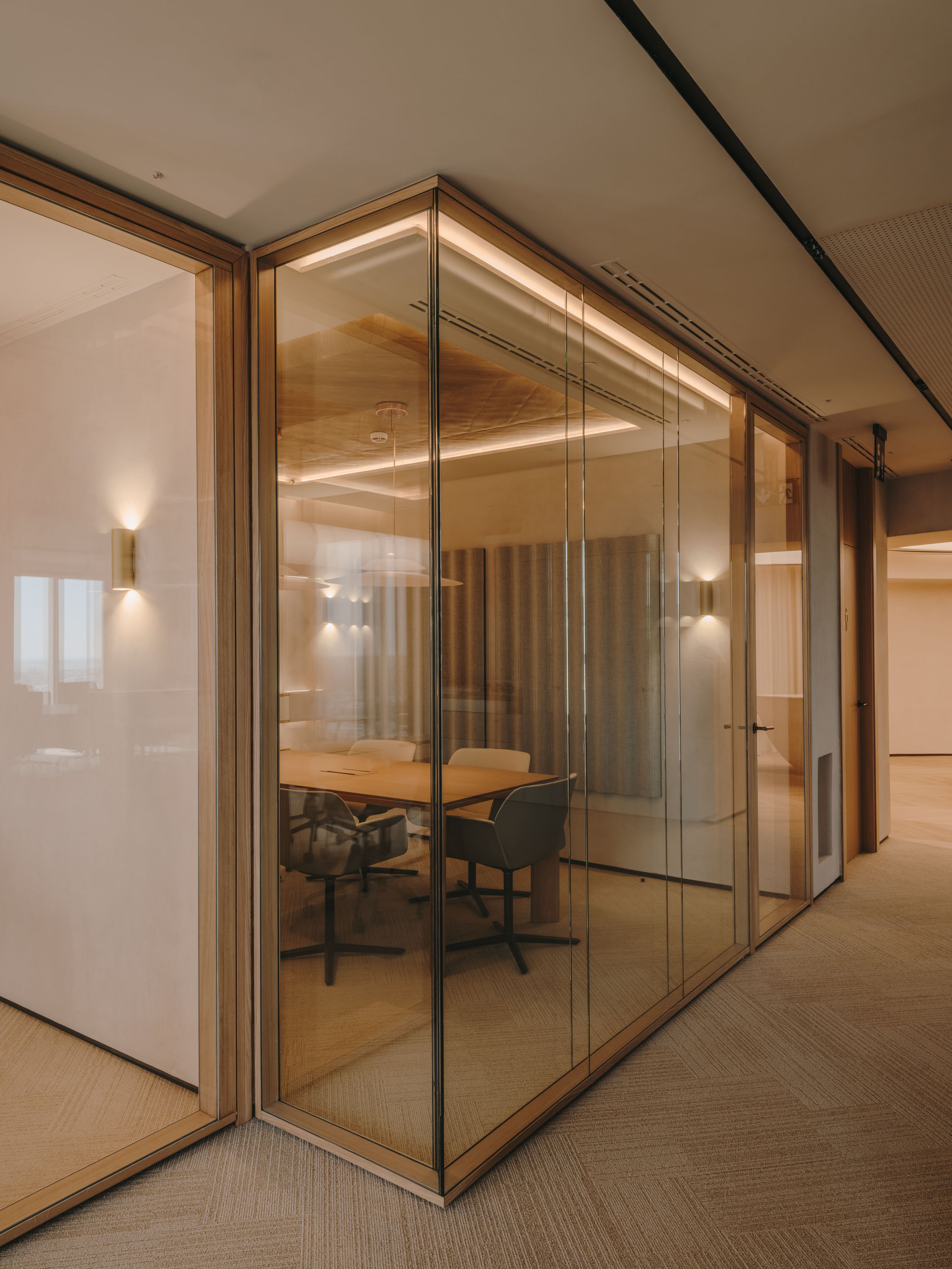 Oficinas Torre Picasso by Destudio - Architizer