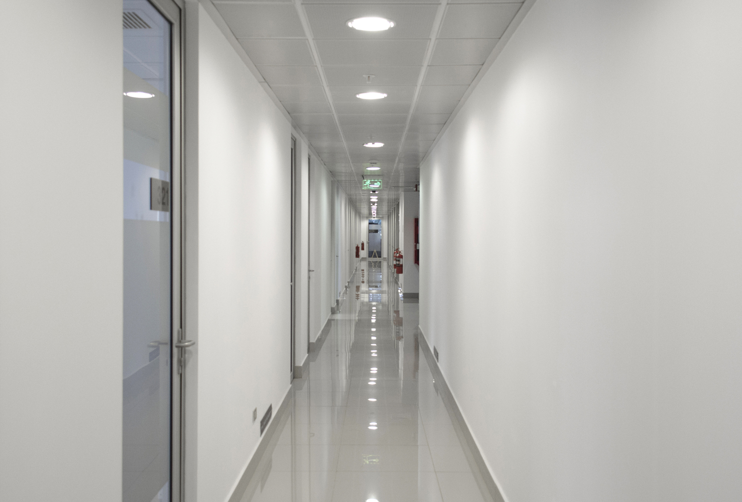 EOS Office Building by Amunategui AIA Basualdo Arquitectos Asociados ...