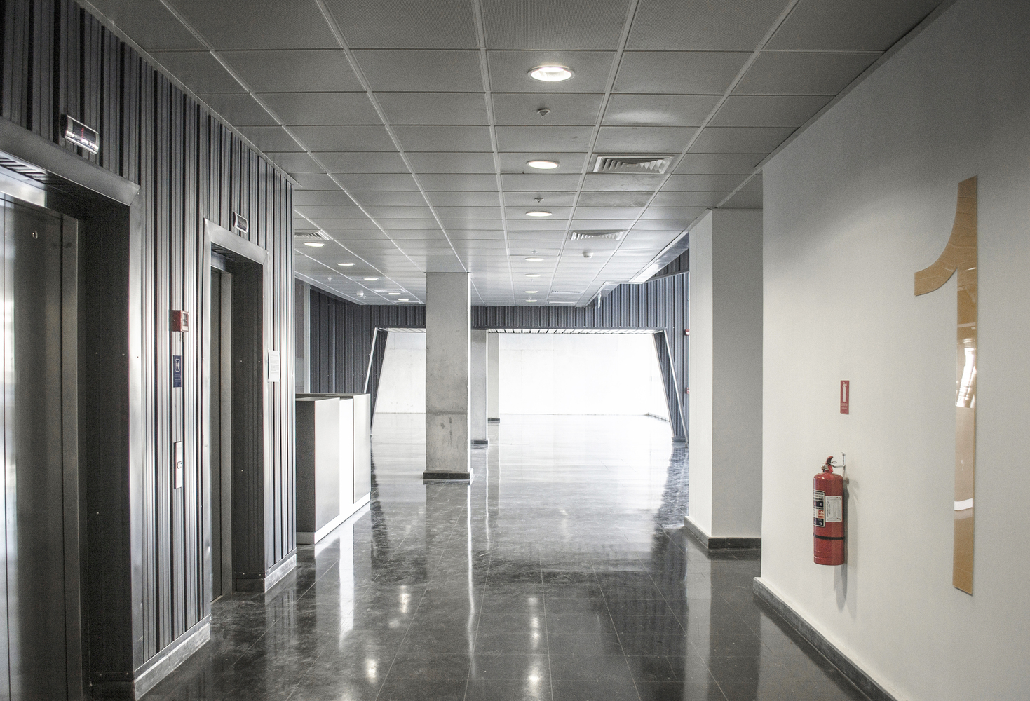 EOS Office Building by Amunategui AIA Basualdo Arquitectos Asociados ...