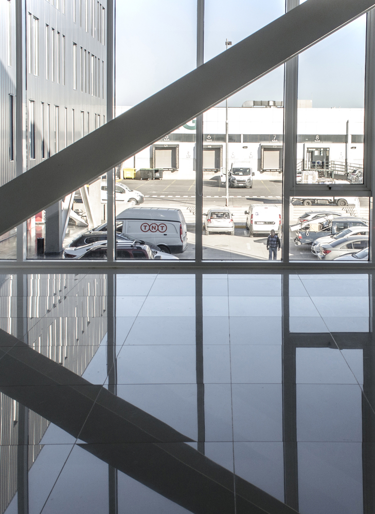 EOS Office Building by Amunategui AIA Basualdo Arquitectos Asociados ...