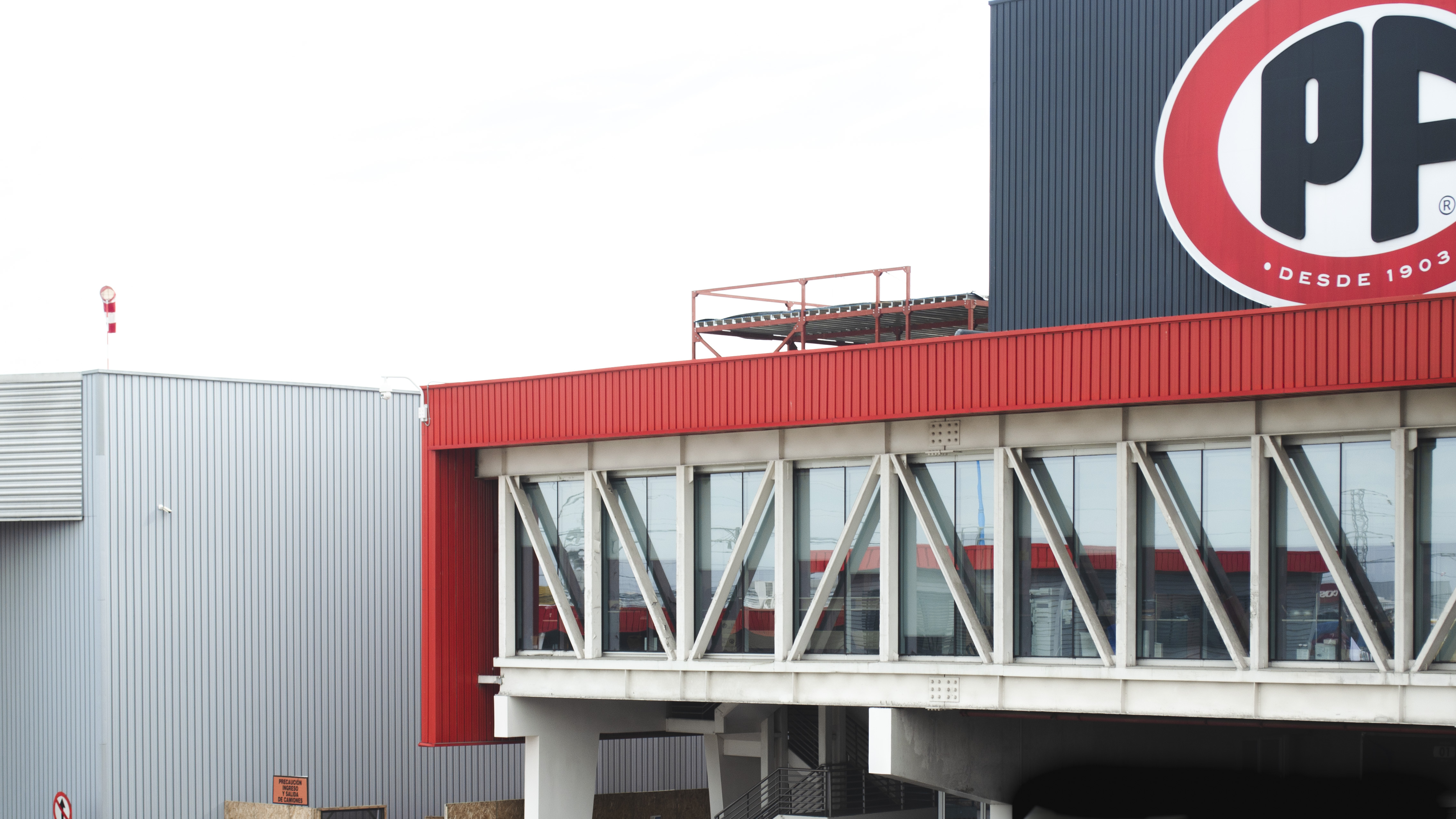 PF Logistics Center by Amunategui AIA Basualdo Arquitectos Asociados ...