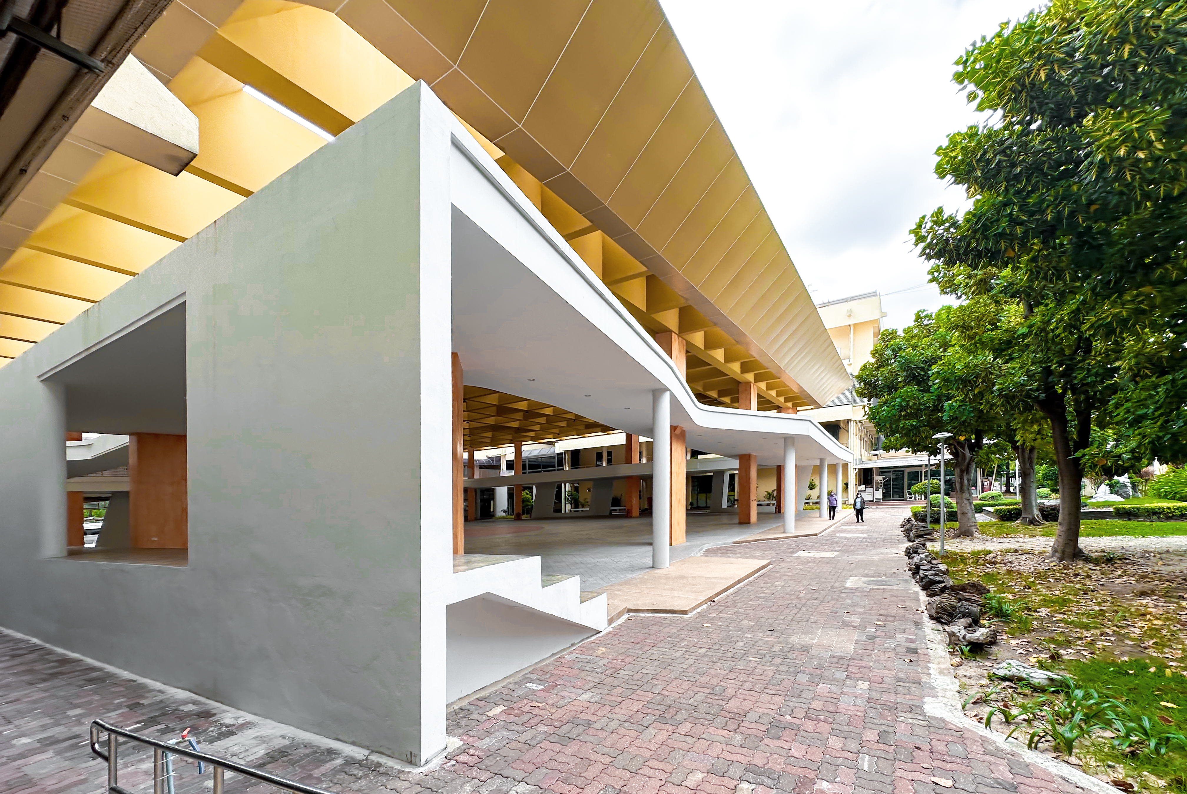 Parichart Piaza by GEN.S architects - Architizer