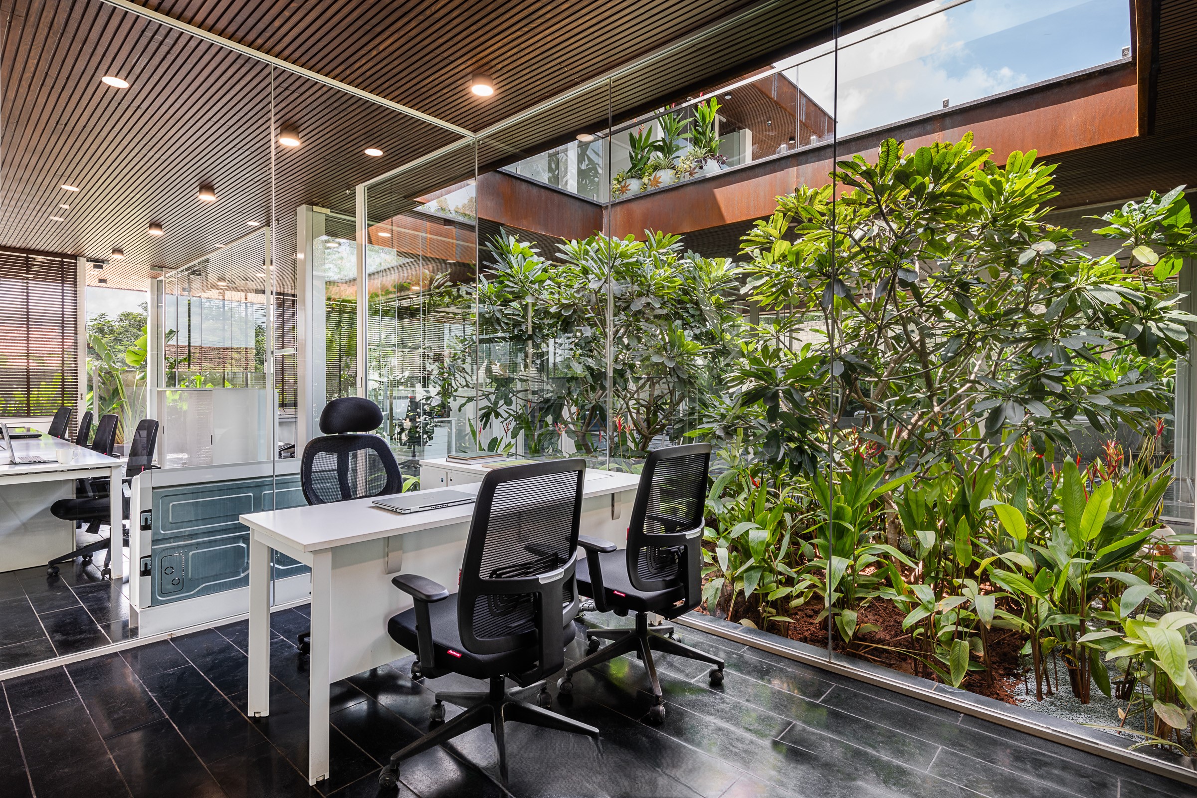 Sunshine Office by 23 Degrees Design Shift - Architizer