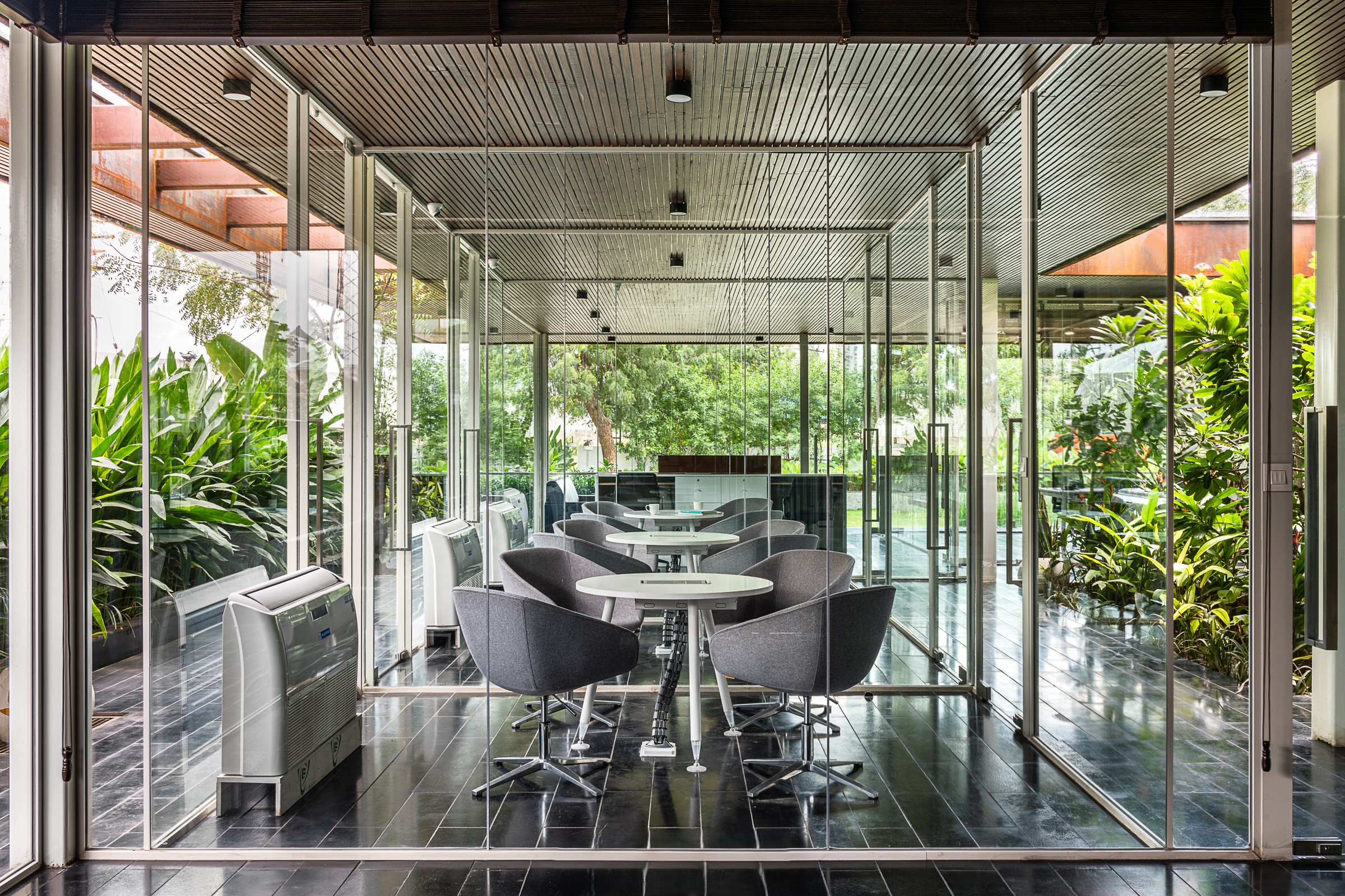 Sunshine Office by 23 Degrees Design Shift - Architizer