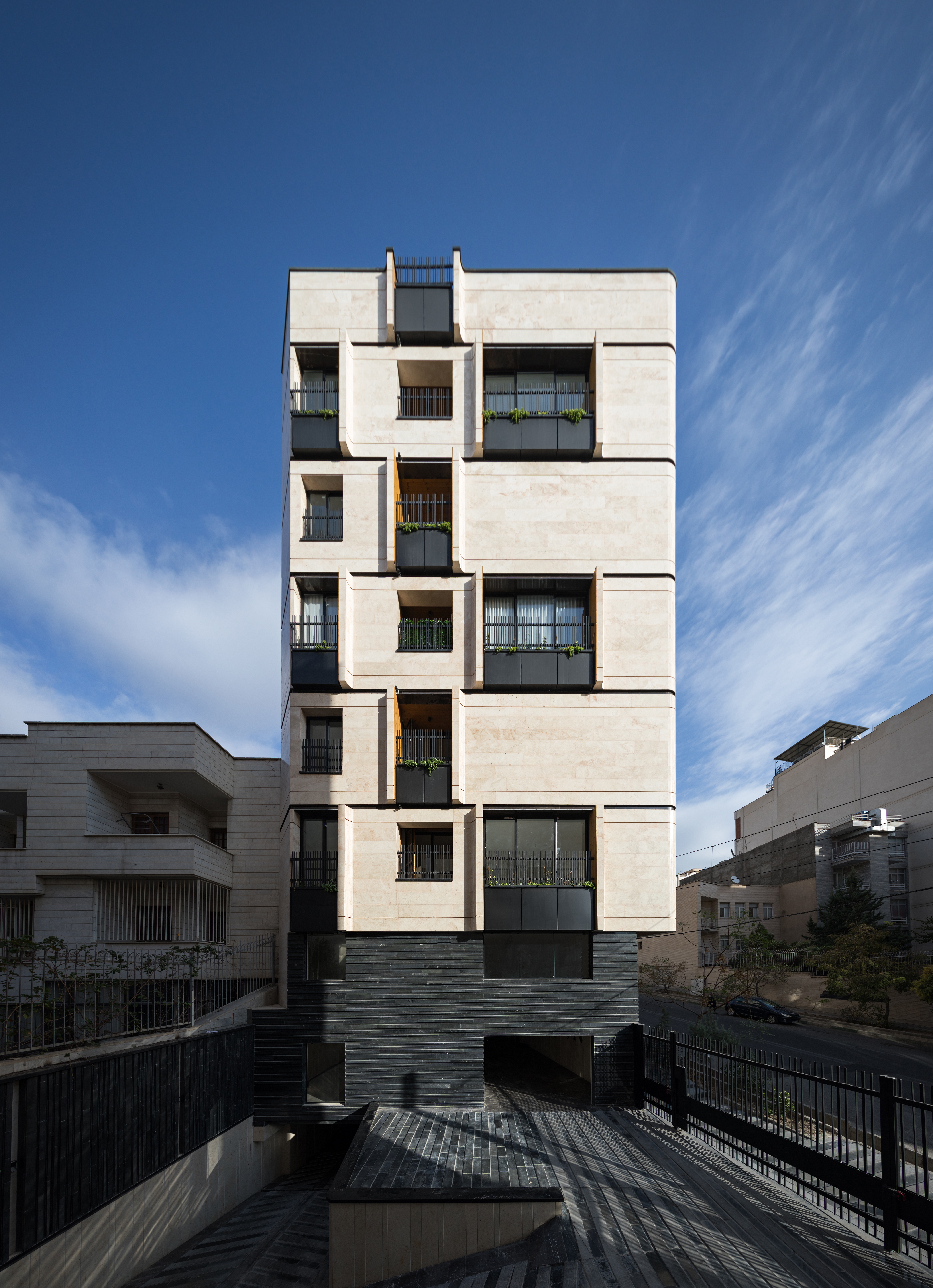Idea 4117317: Goldis Residential Building by Peyman Gordan in Tehran ...