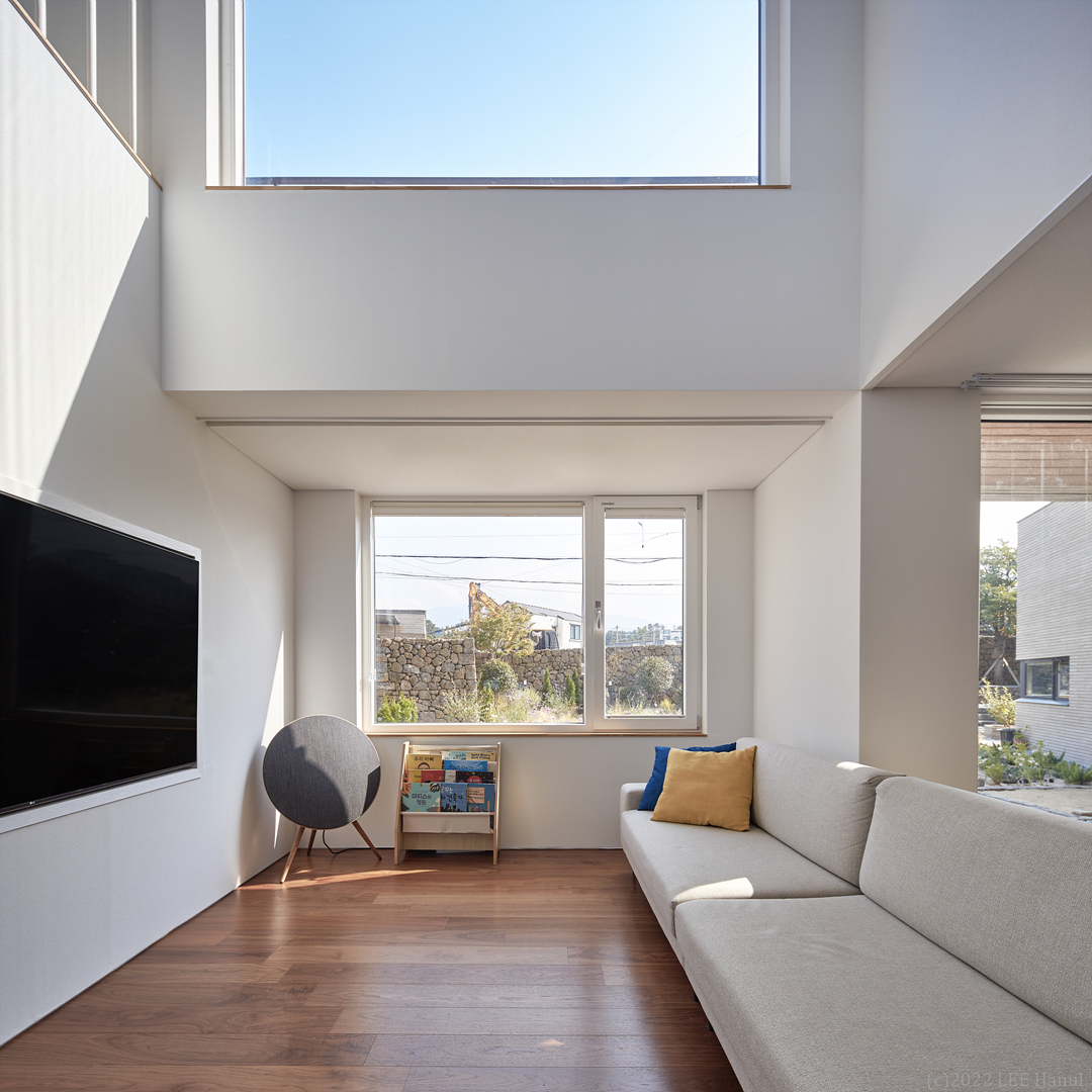 Jeju Haendong House ‘Dain House (Home Sweet Home)’ by UTAA - Architizer