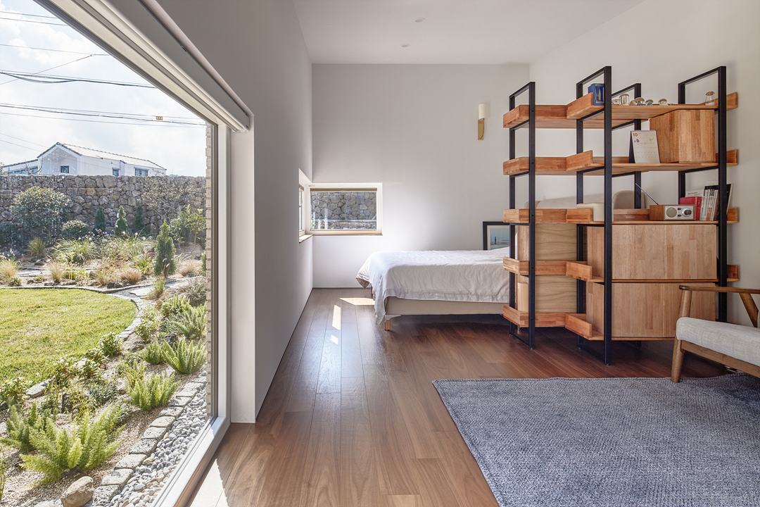 Jeju Haendong House ‘Dain House (Home Sweet Home)’ by UTAA - Architizer