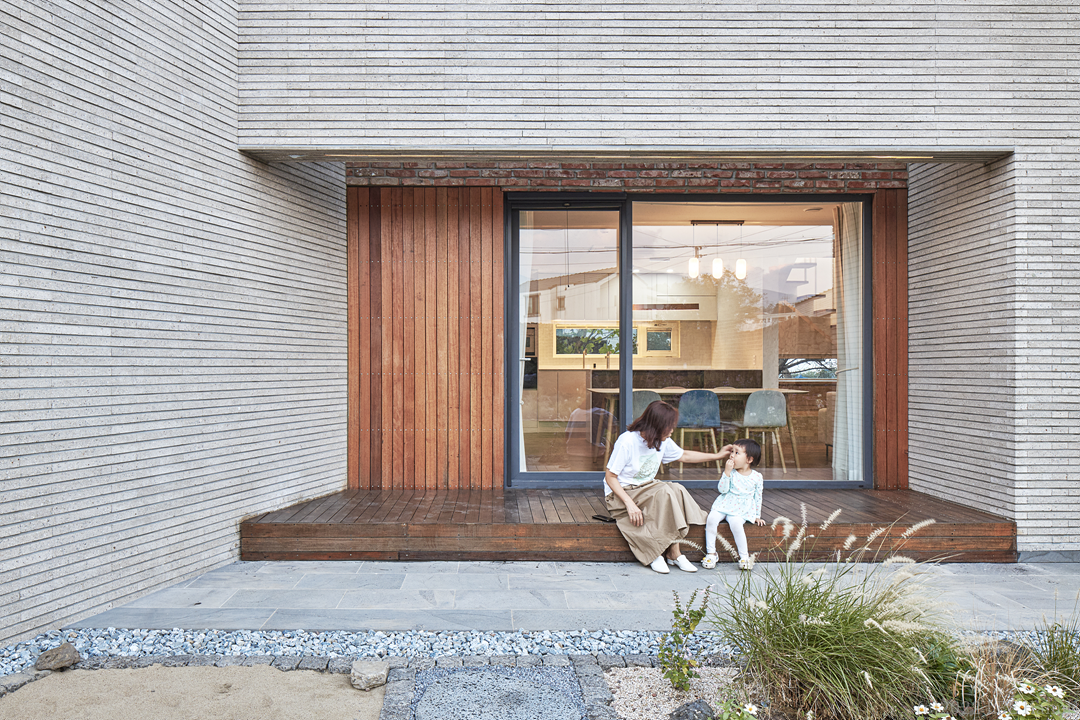 Jeju Haendong House ‘Dain House (Home Sweet Home)’ by UTAA - Architizer