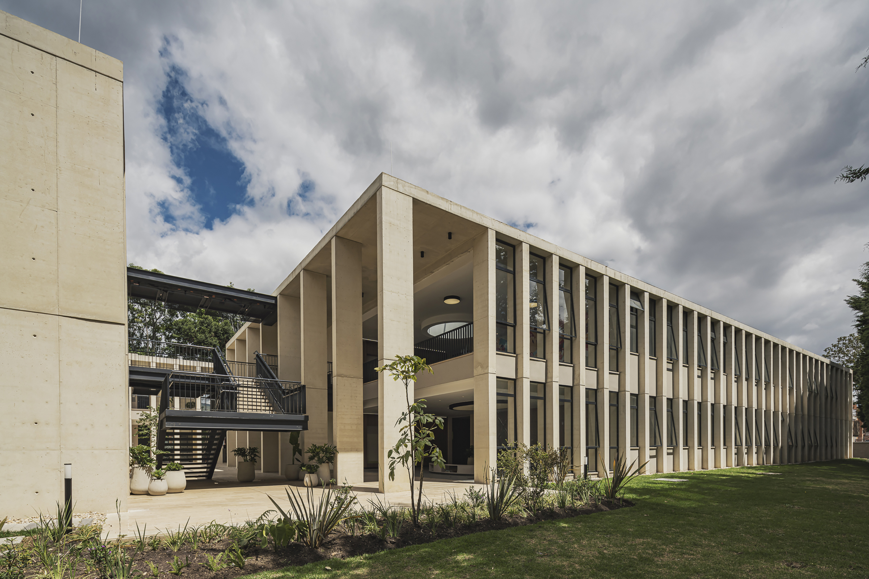 Colombo Hebreo School by Camilo Fuentes - Architizer