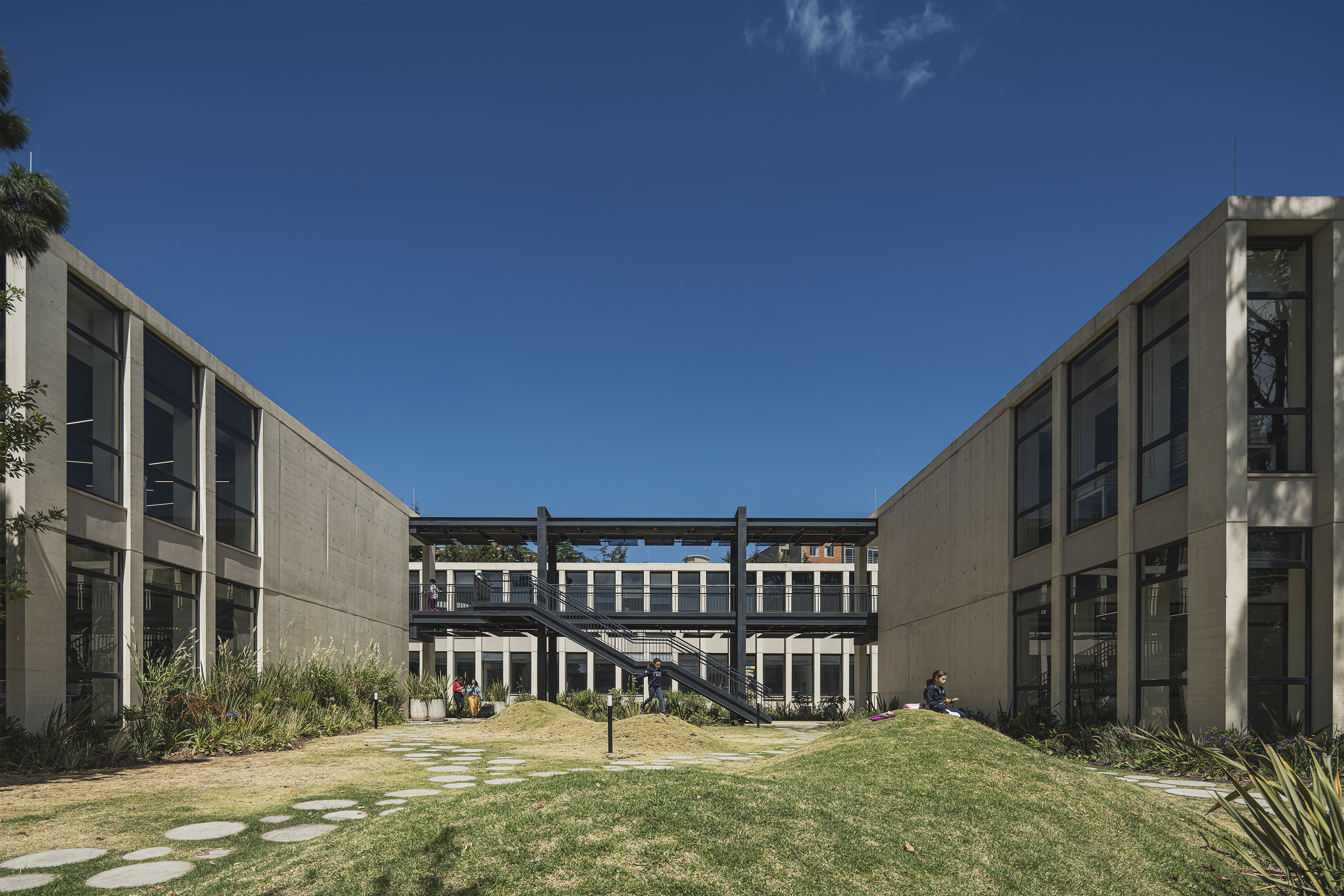 Colombo Hebreo School by Camilo Fuentes - Architizer