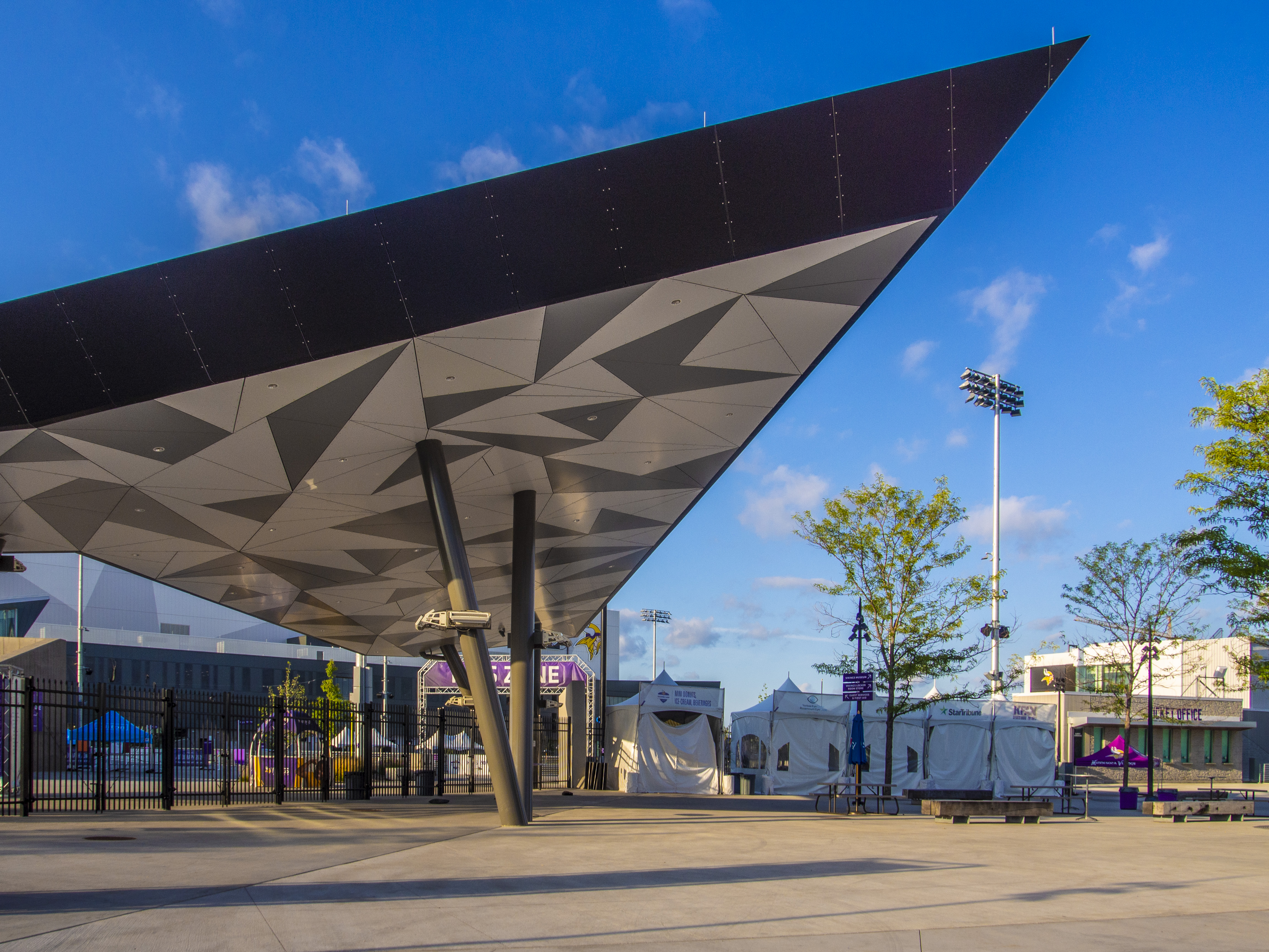 Minnesota Vikings Headquarters: Practice Facility and Vikings Lakes ...