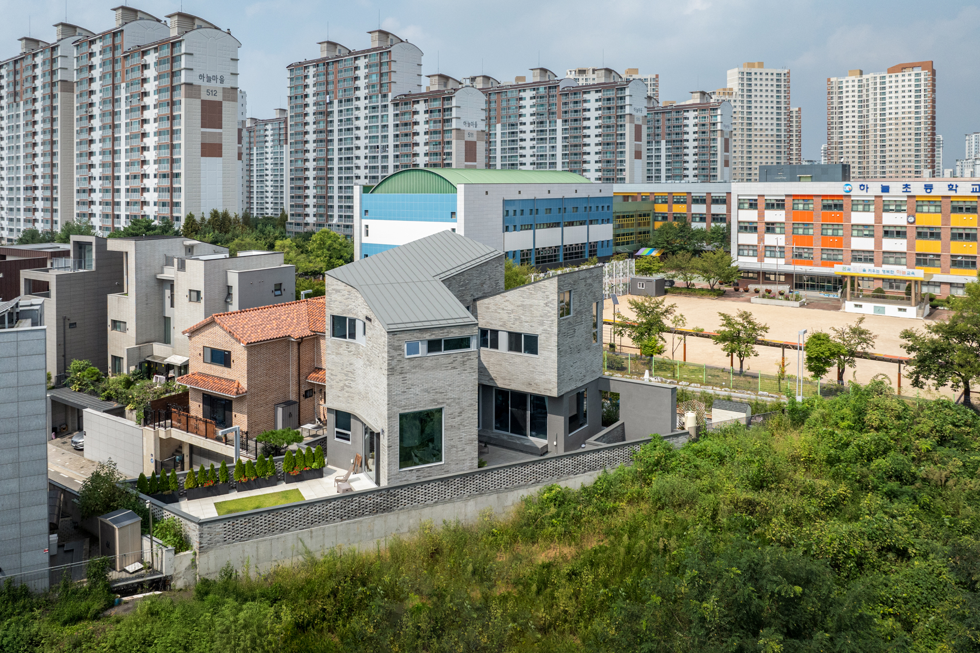 Pung-dong 'NeMoGa' by UTAA - Architizer