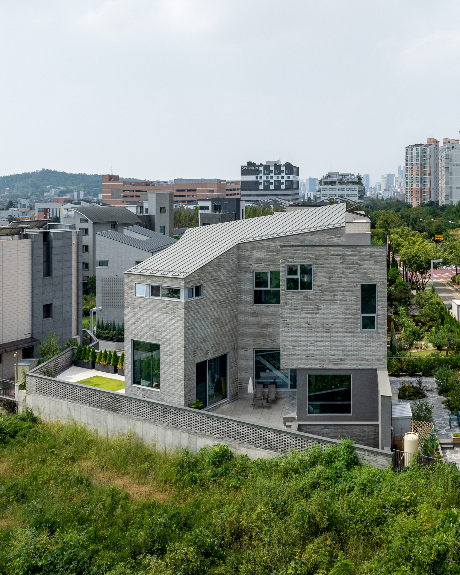 Pung-dong 'NeMoGa' by UTAA - Architizer