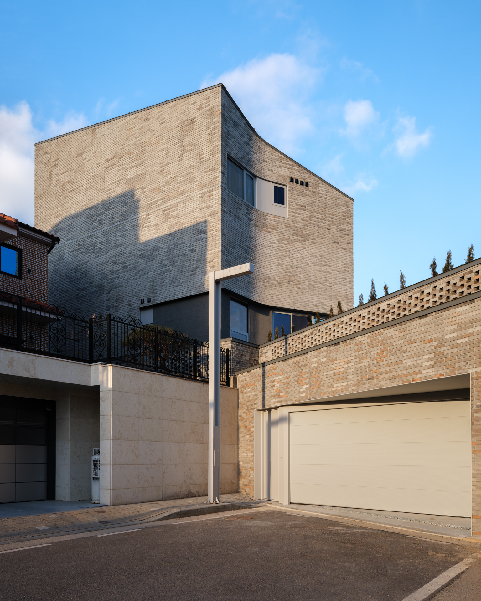 Pung-dong 'NeMoGa' by UTAA - Architizer