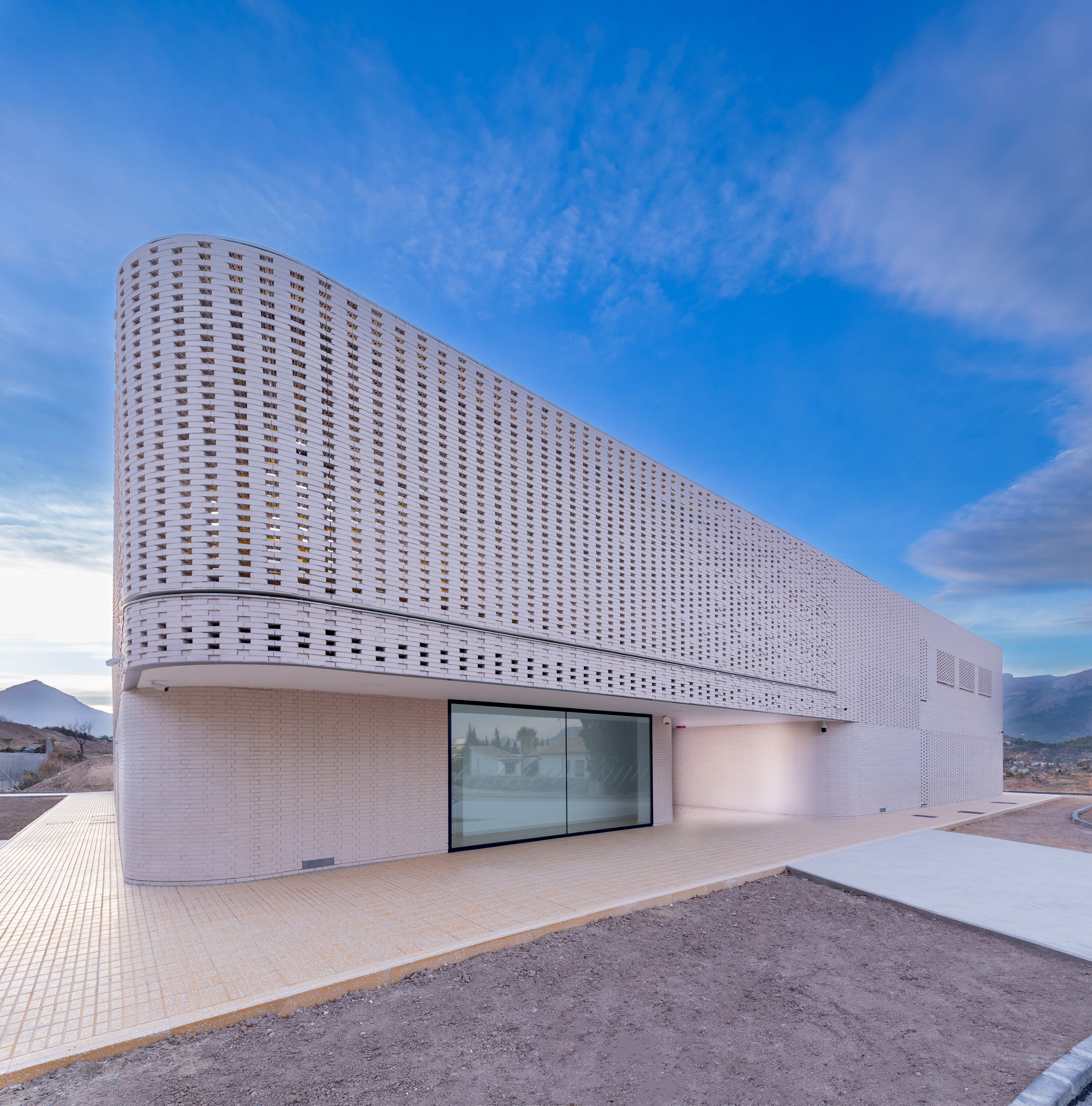 Edificio multiusos UMH. Campus de Altea by World of Holistic ...