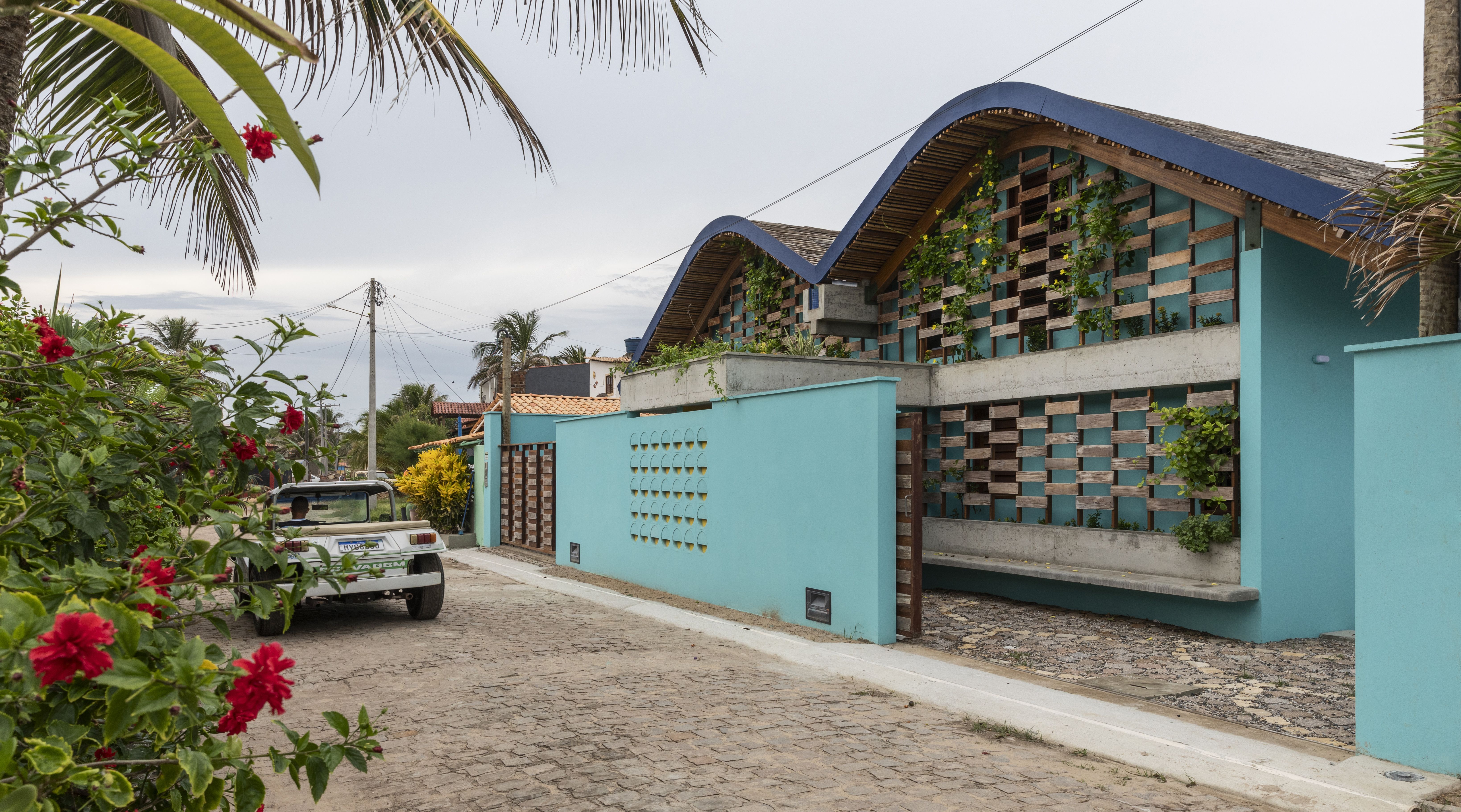 Gutter House by Atelier Daniel Florez - Architizer