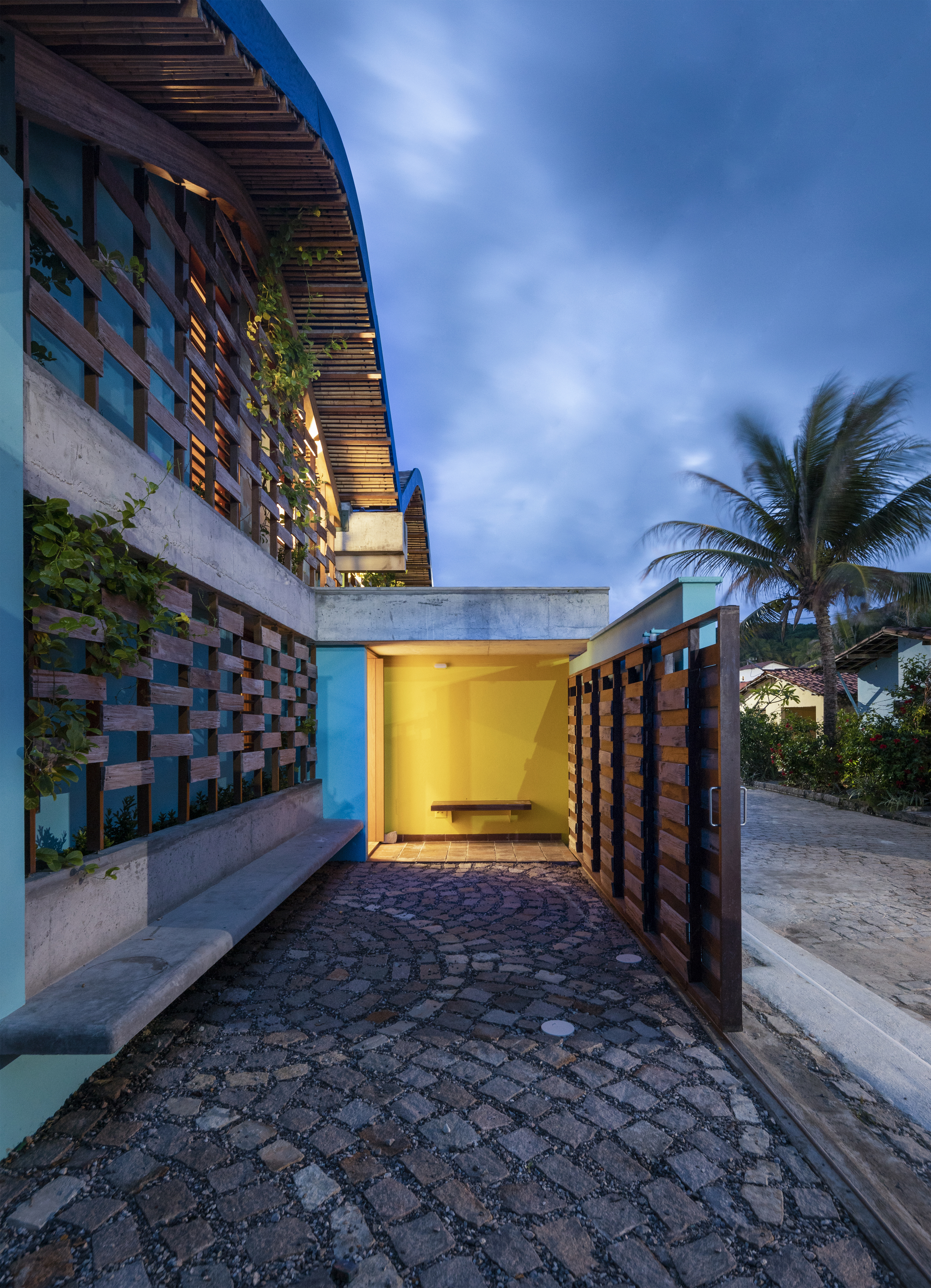 Gutter House by Atelier Daniel Florez - Architizer