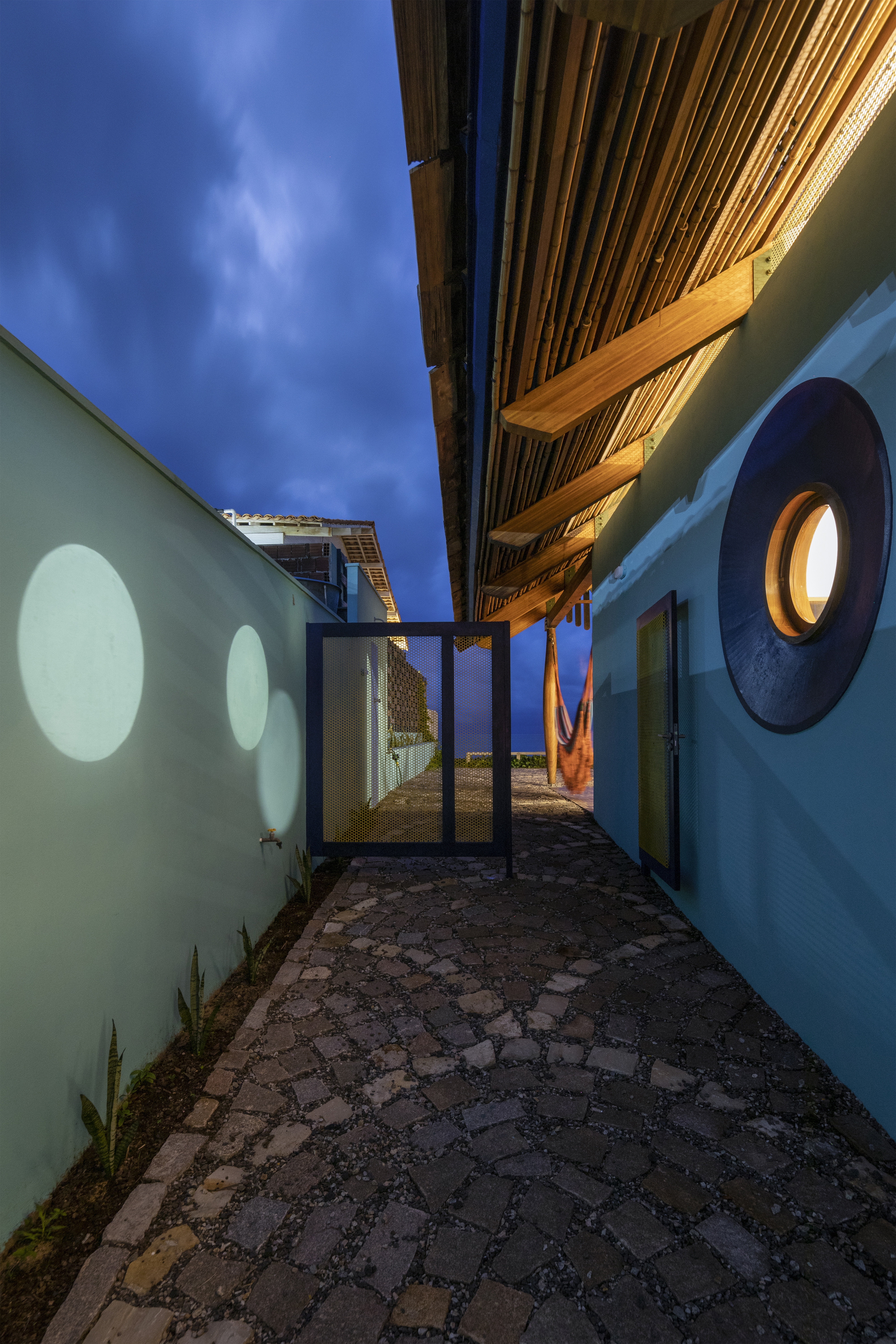 Gutter House by Atelier Daniel Florez - Architizer